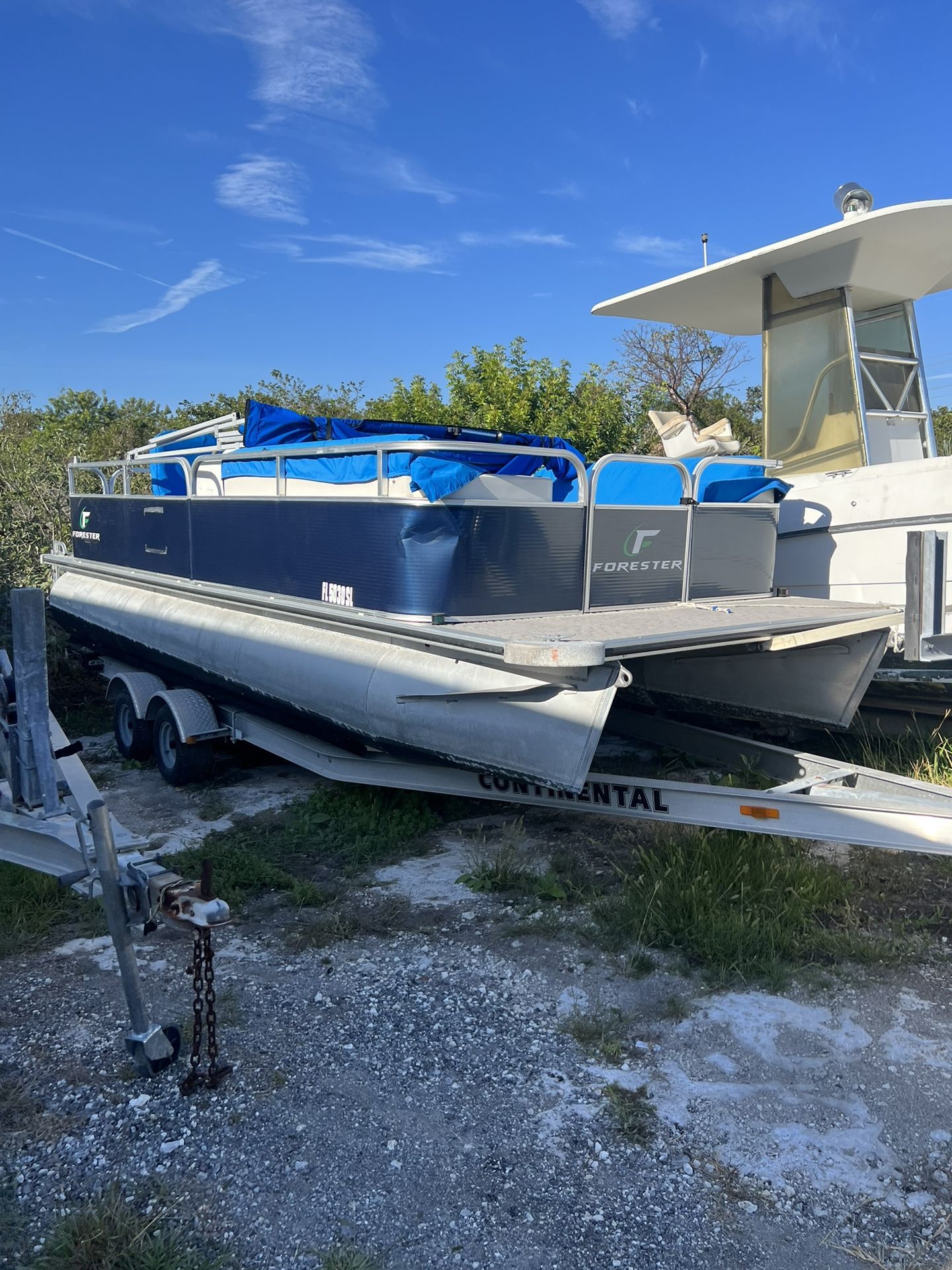 2018 Forrester 19ft pontoon boat - for Sale in Homestead, FL - OfferUp