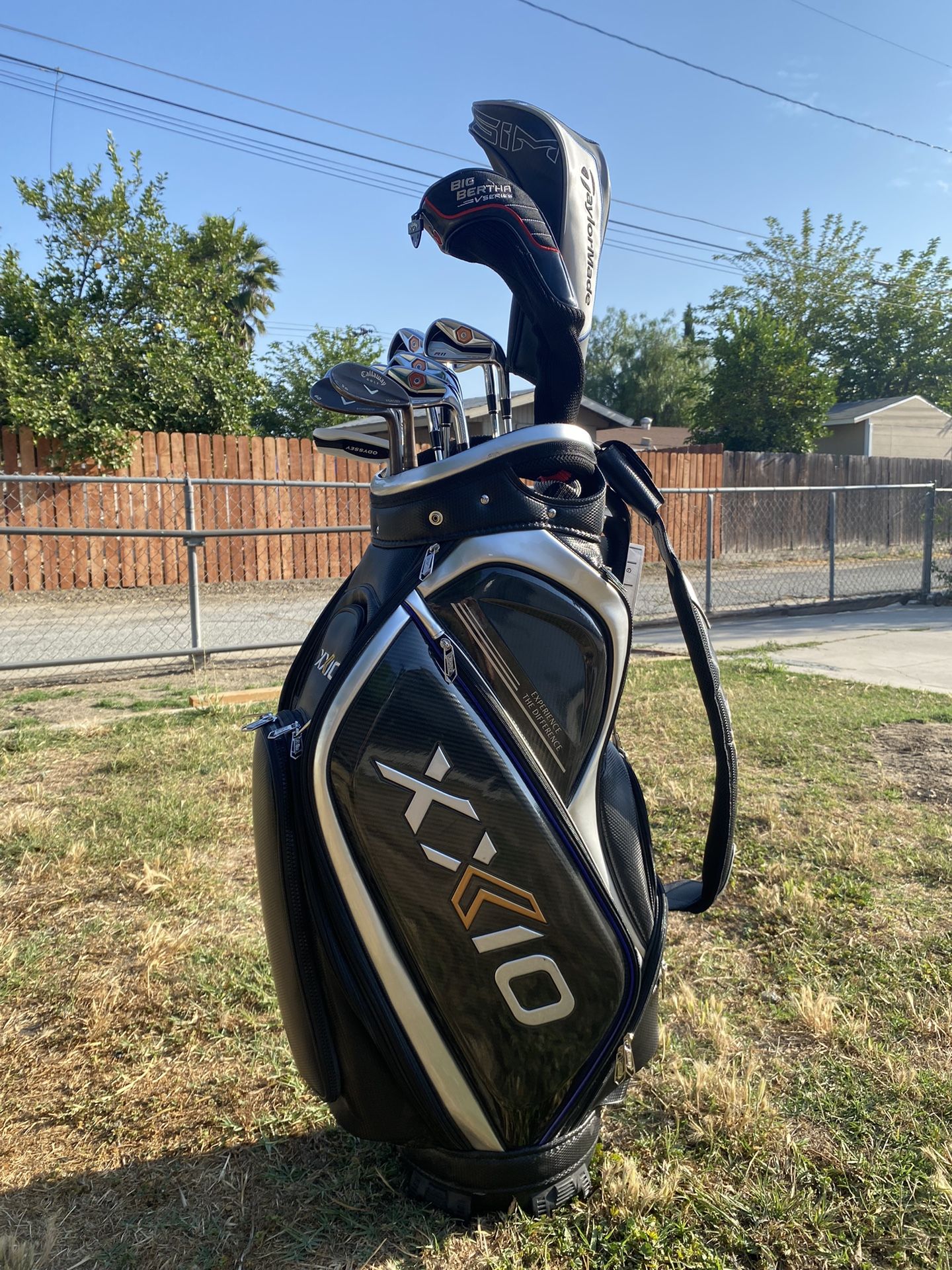 TaylorMade R11 Golf Club Set and Bag for Sale in Hemet, CA - OfferUp