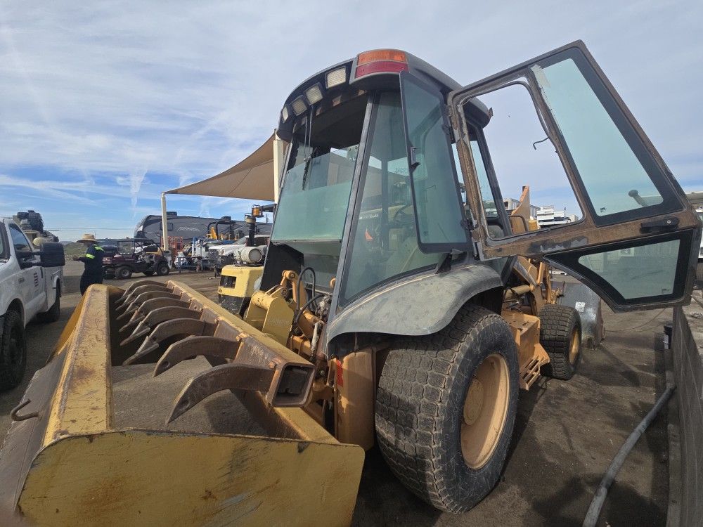 07 case 4x4 gannon tractor skiploader for Sale in Phoenix, AZ - OfferUp