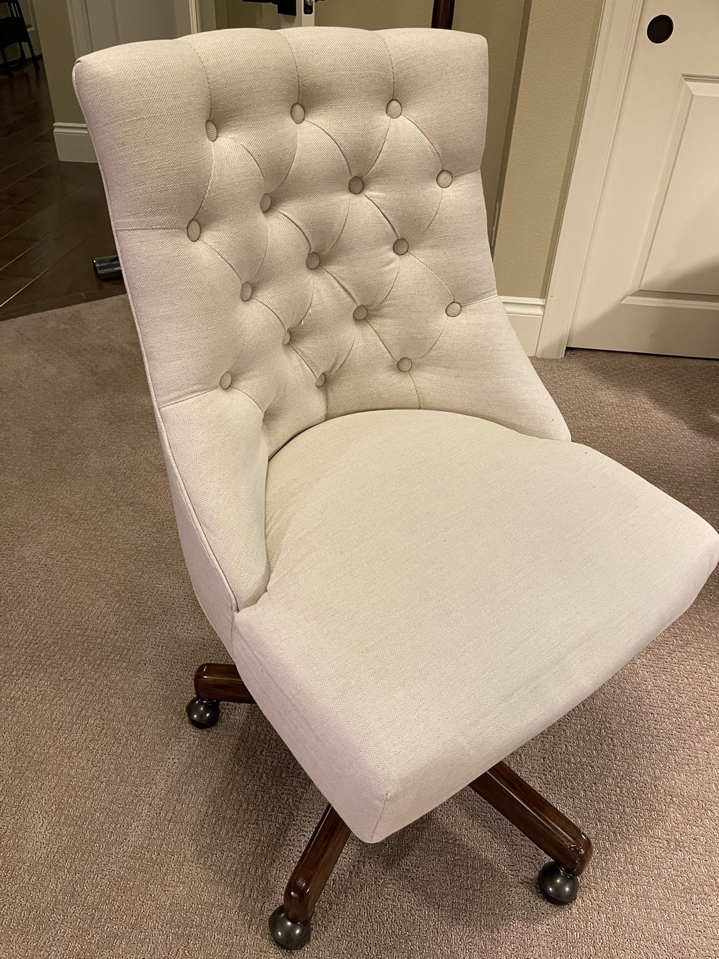 Hayes tufted swivel desk chair store