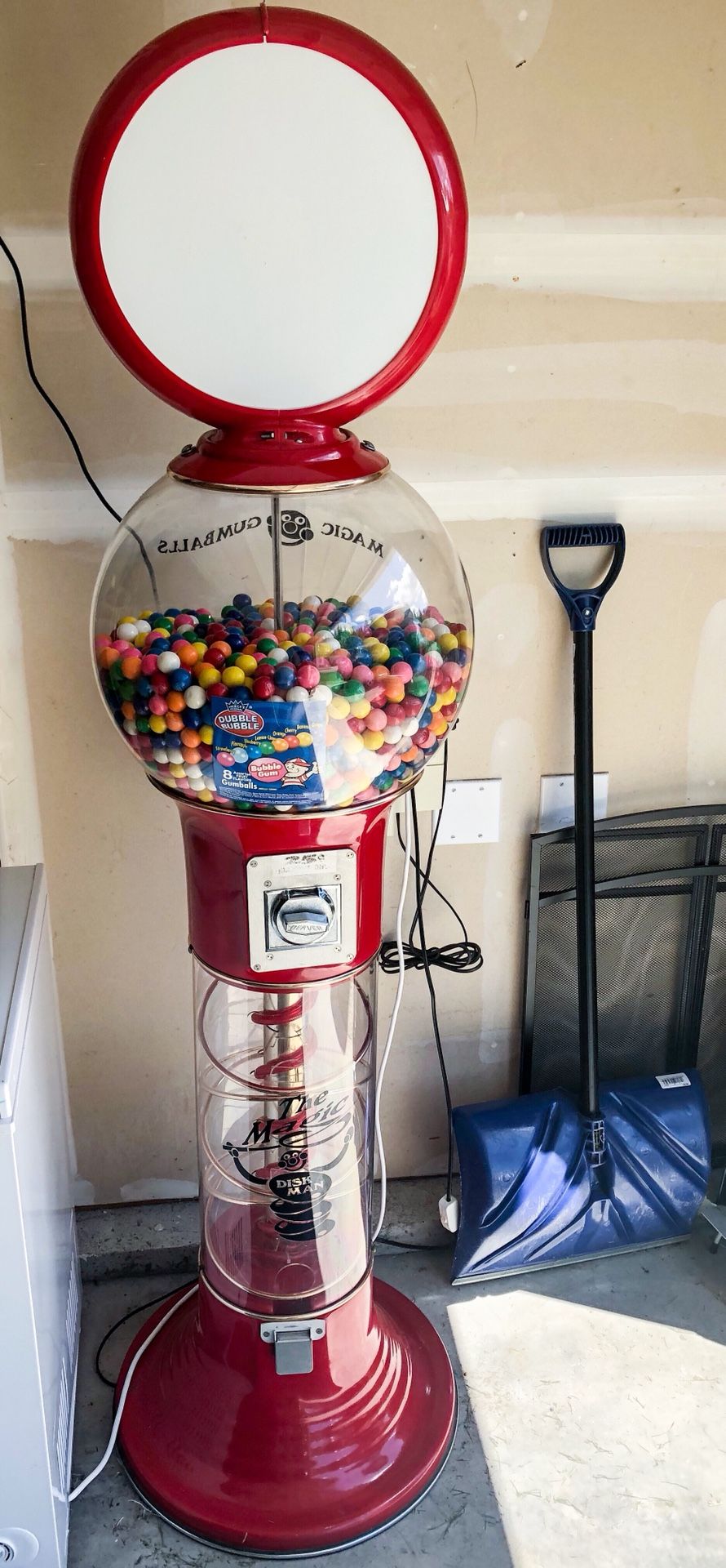 Magic Disk Man Gumball Machine - .25c Vend for Sale in Snoqualmie, WA ...