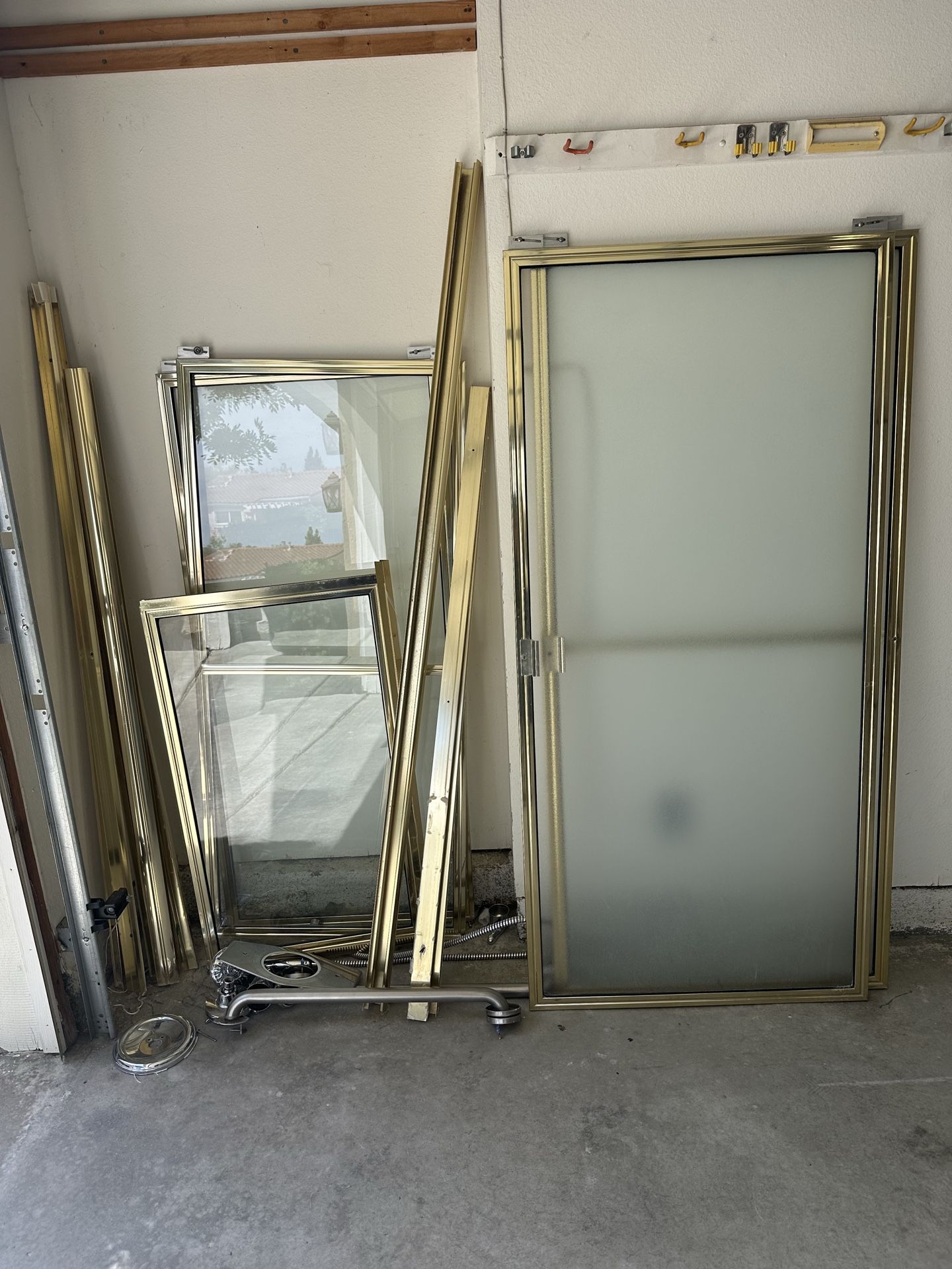 2 Bathroom shower door sets for Sale in Spring Valley, CA - OfferUp
