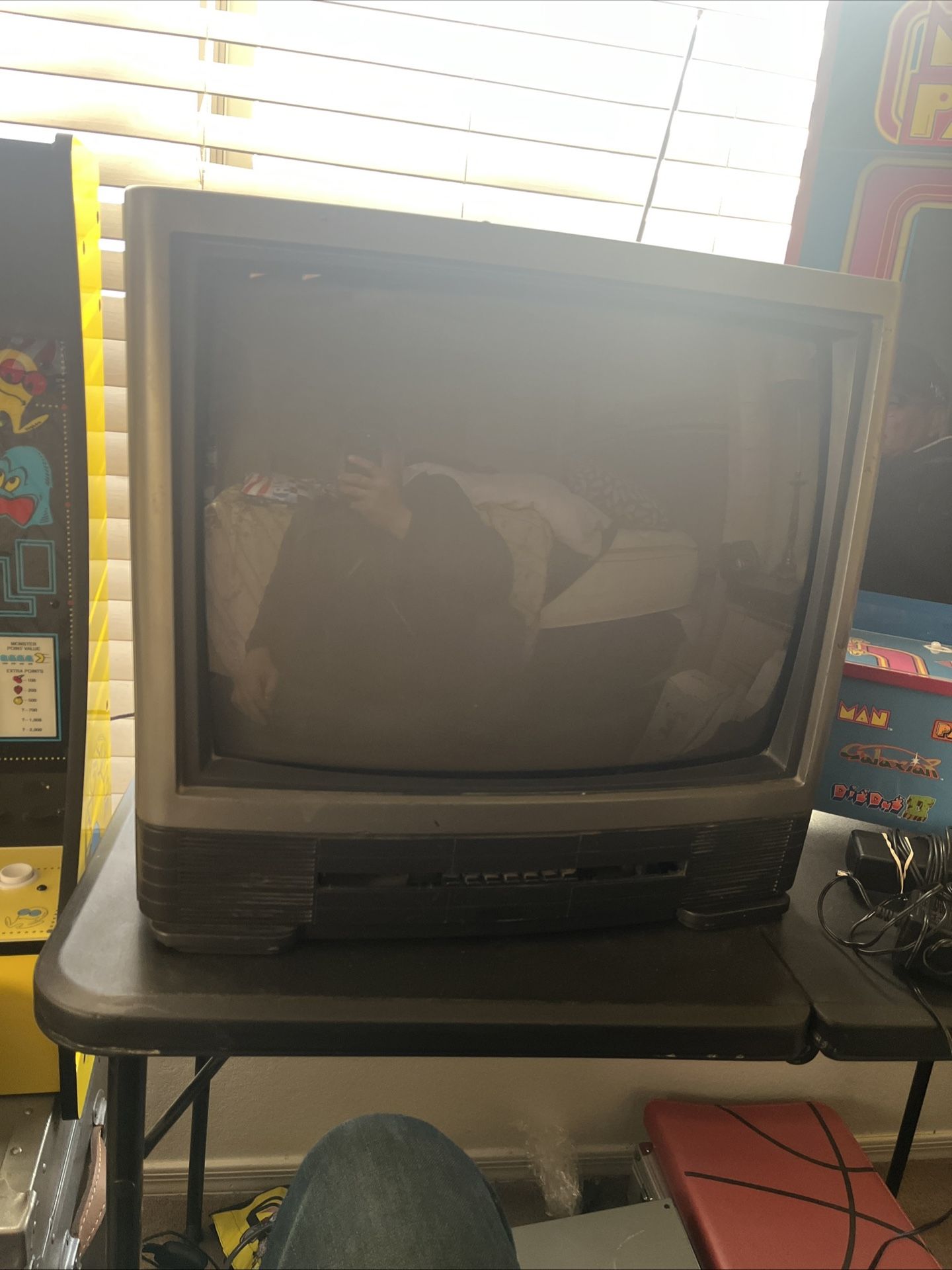 20 Inch Philips CRT TV magnavox for Sale in Laveen Village, AZ - OfferUp