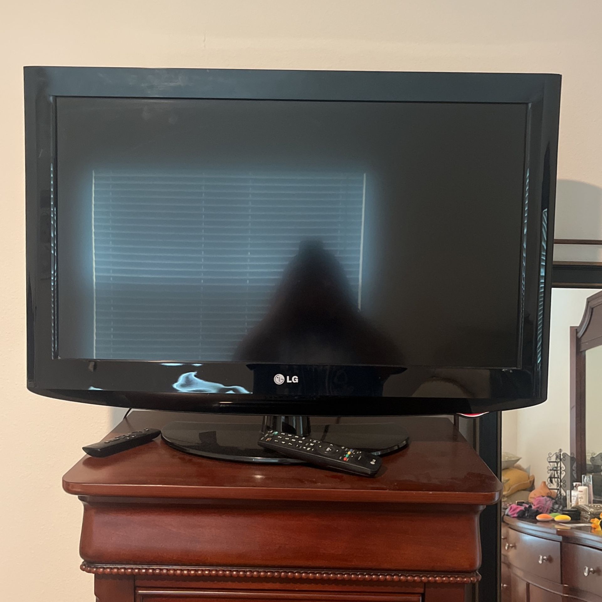 LG 27” Flat Screen Tv for Sale in Davenport, FL - OfferUp