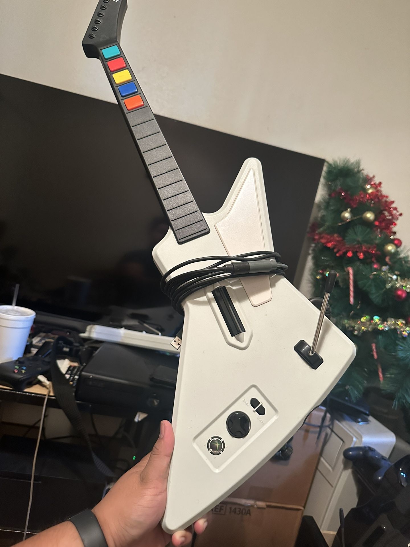 Guitar hero 2: Xbox 360 Xplorer Guitar for Sale in South Gate, CA - OfferUp