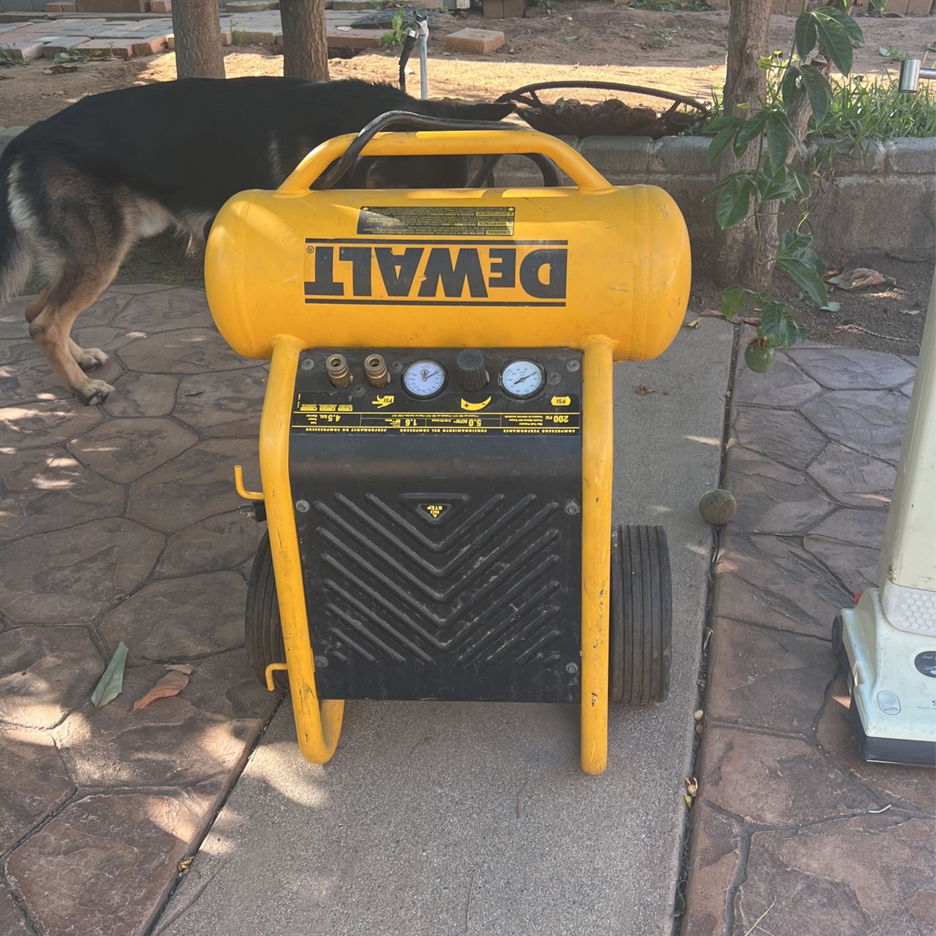 DEWALT Air Compressor for Sale in Escondido, CA - OfferUp