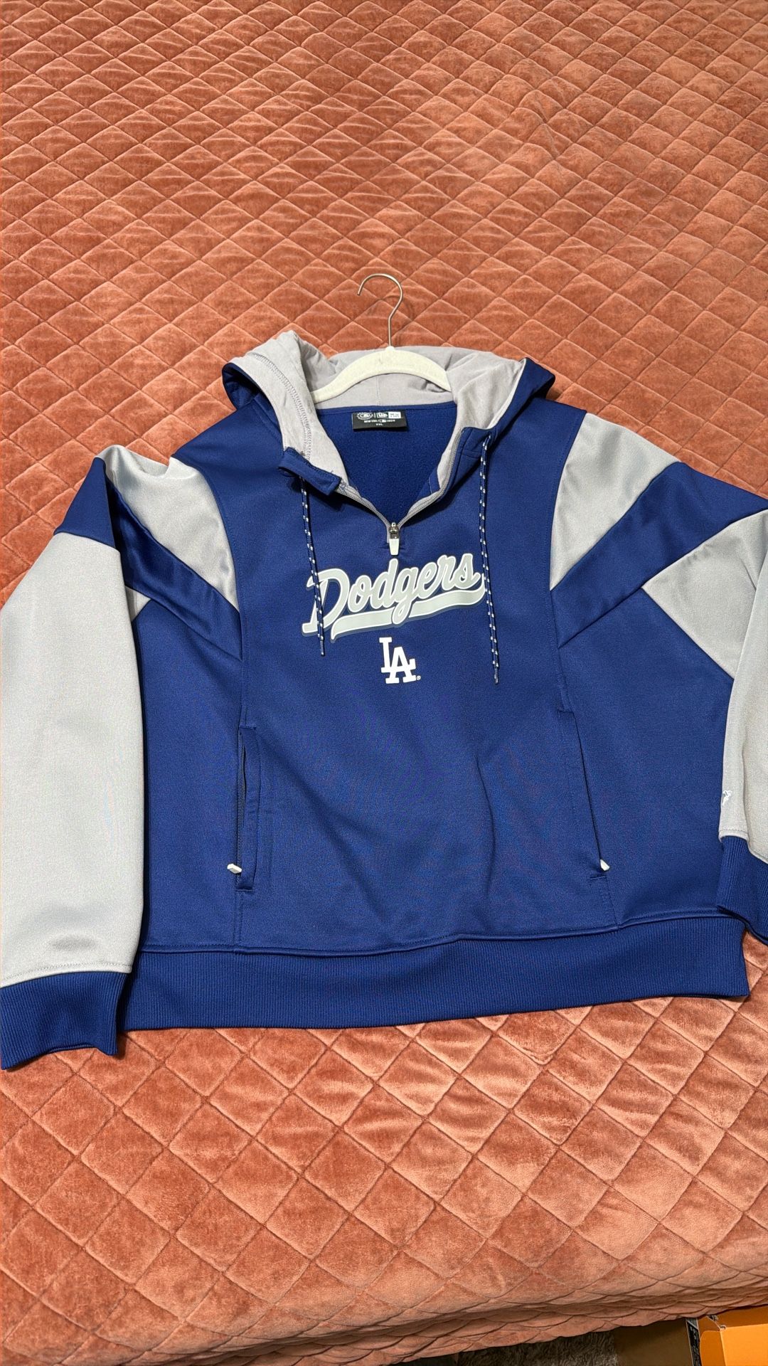 Women’s Dodger sweater XXL for Sale in Huntington Park, CA - OfferUp