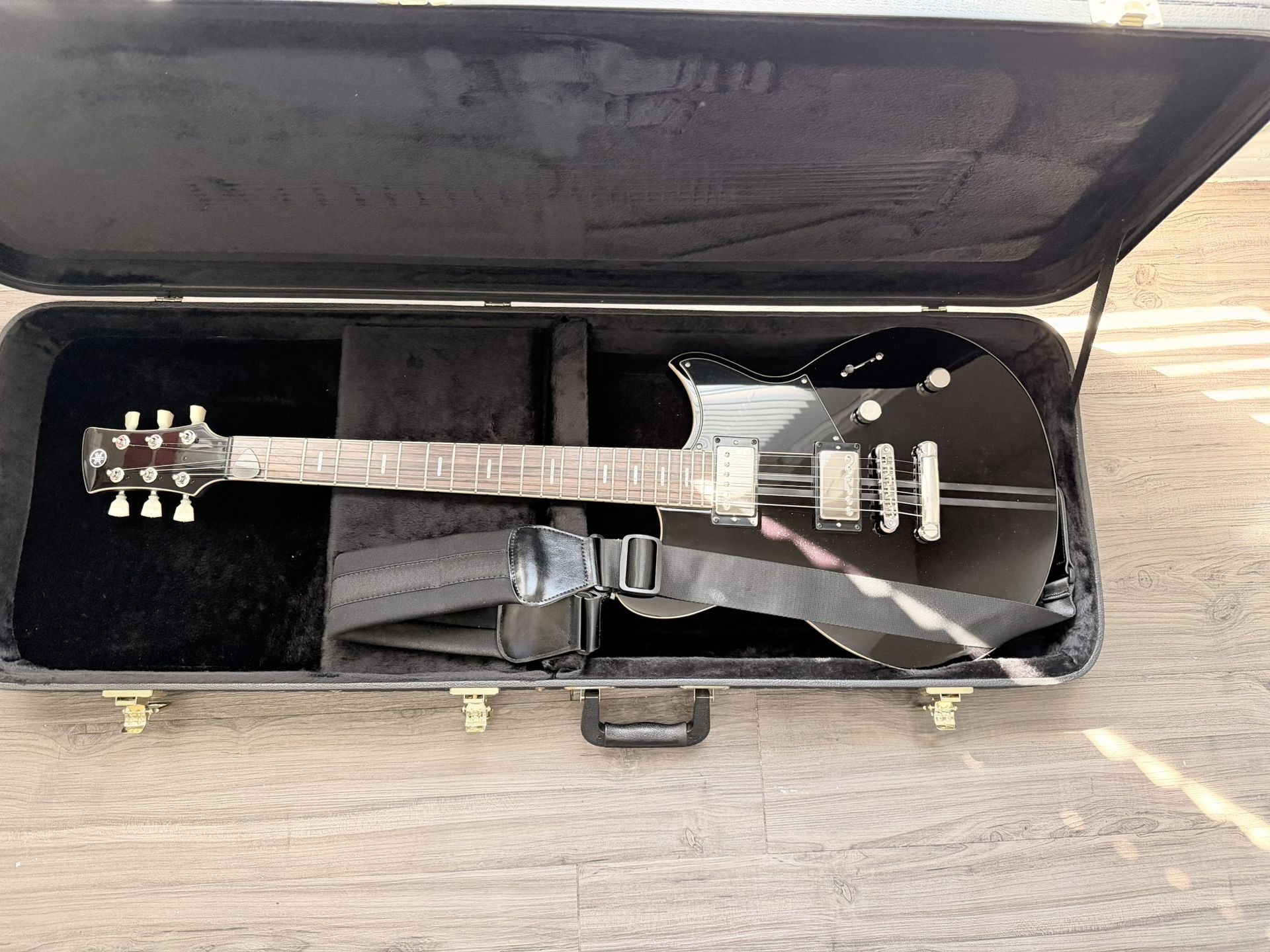 Yamaha Revstar RSS20 Electric Guitar Black – New w/ Hard Case & Strap ...