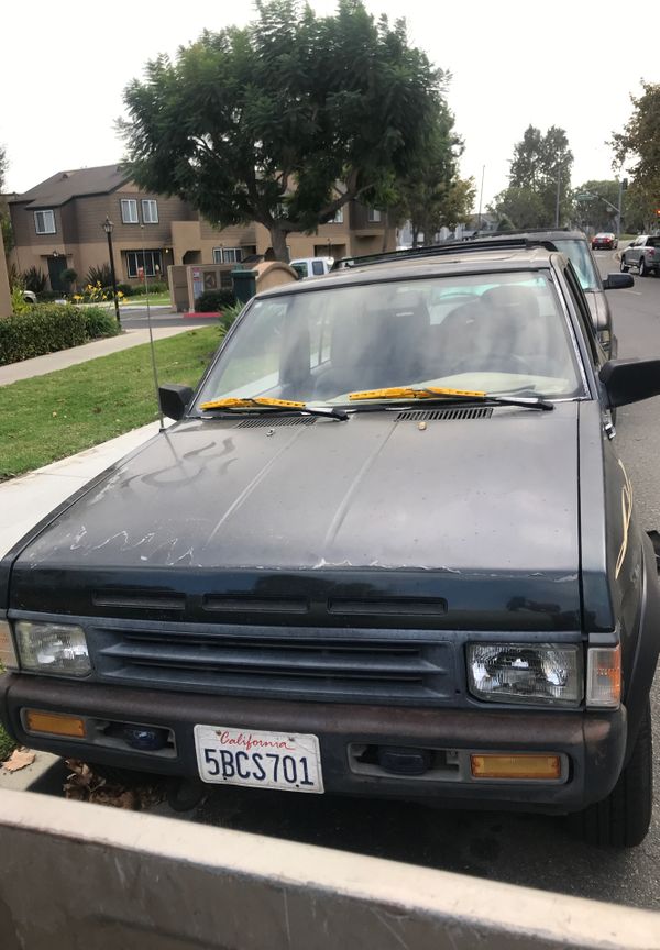 94 nissan pathfinder 4* 4 for Sale in Laguna Beach, CA - OfferUp