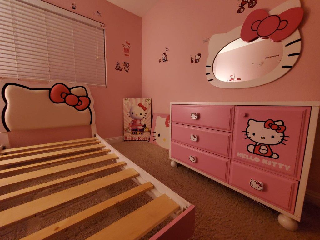 Hello Kitty Bedroom Set Full