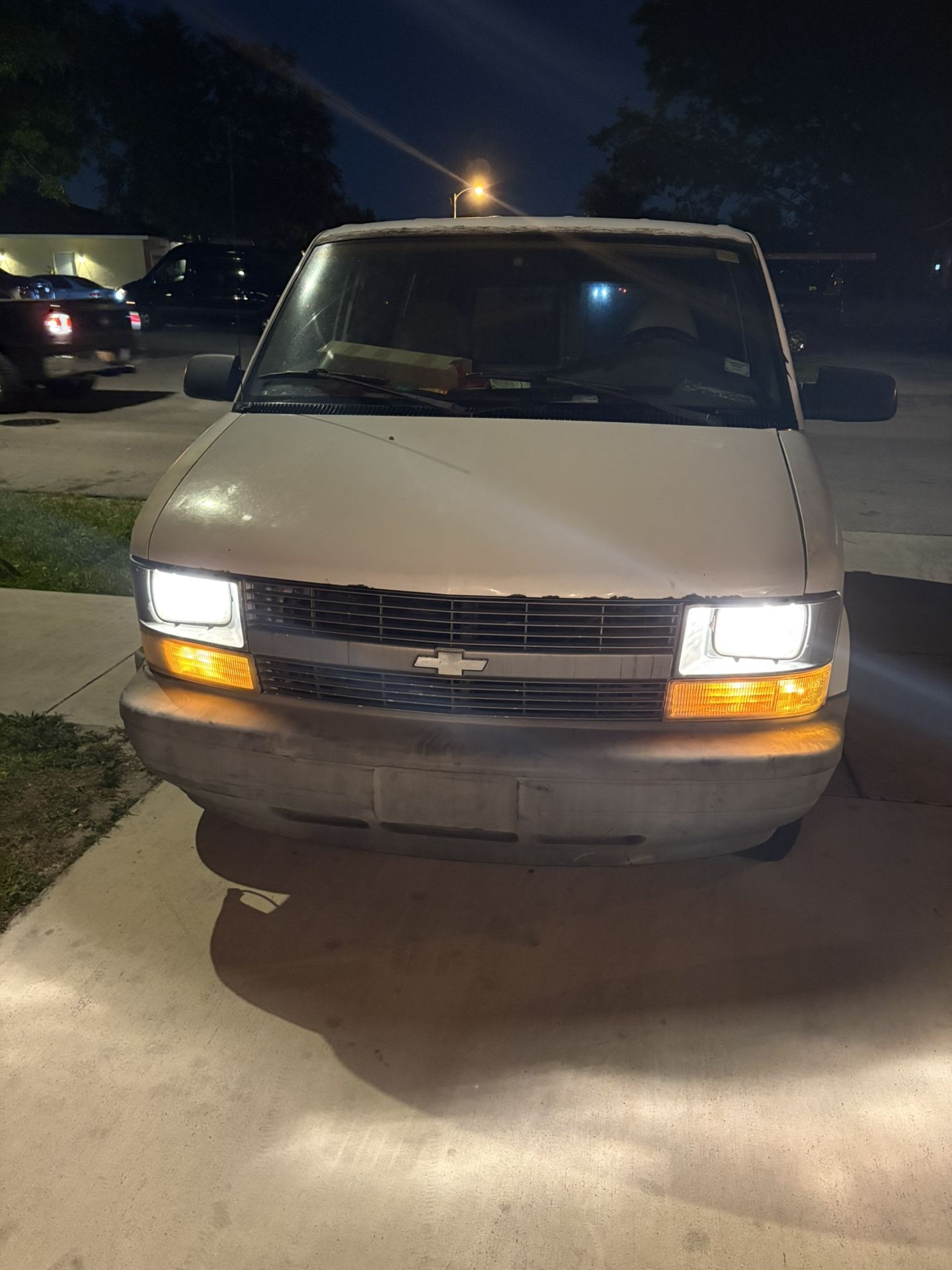 2002 Chevrolet Astro Van for Sale in Oakland Park, FL - OfferUp