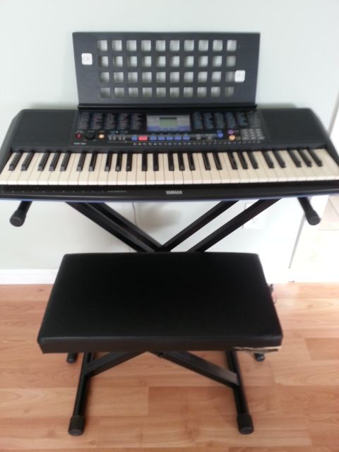 Yamaha PSR-190 piano keyboard with stand and seat for Sale in Tacoma ...