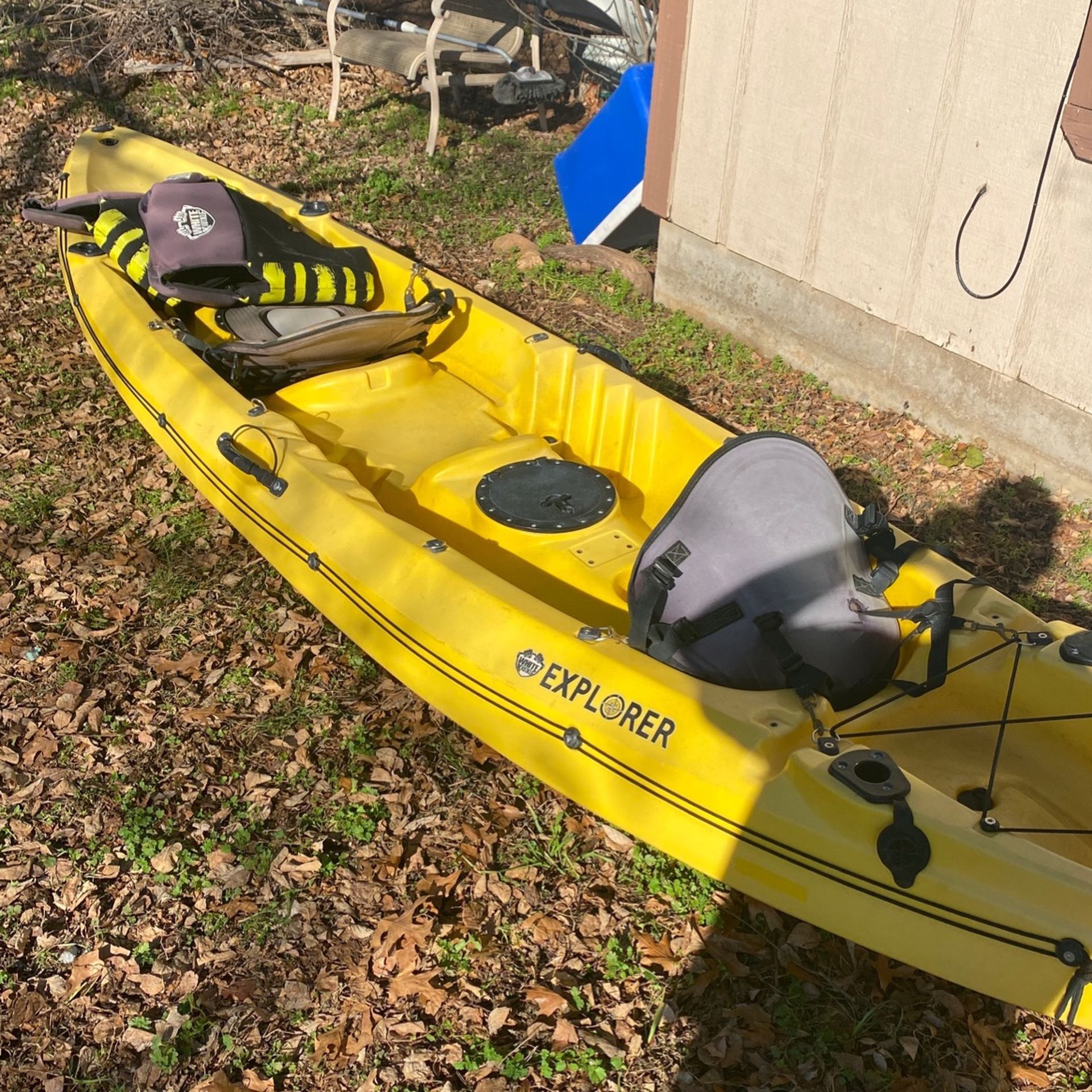 White knuckle explorer two person kayak obo for Sale in Marble Falls ...