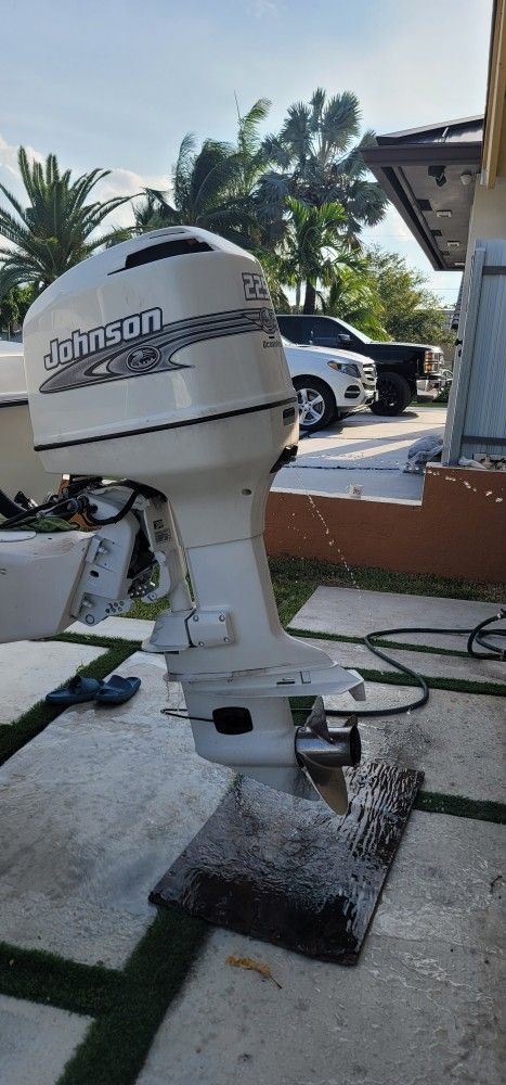 Johnson Outboard 2001 ,225 For Sale Two Strokes.;2000 Or Bo for Sale in ...
