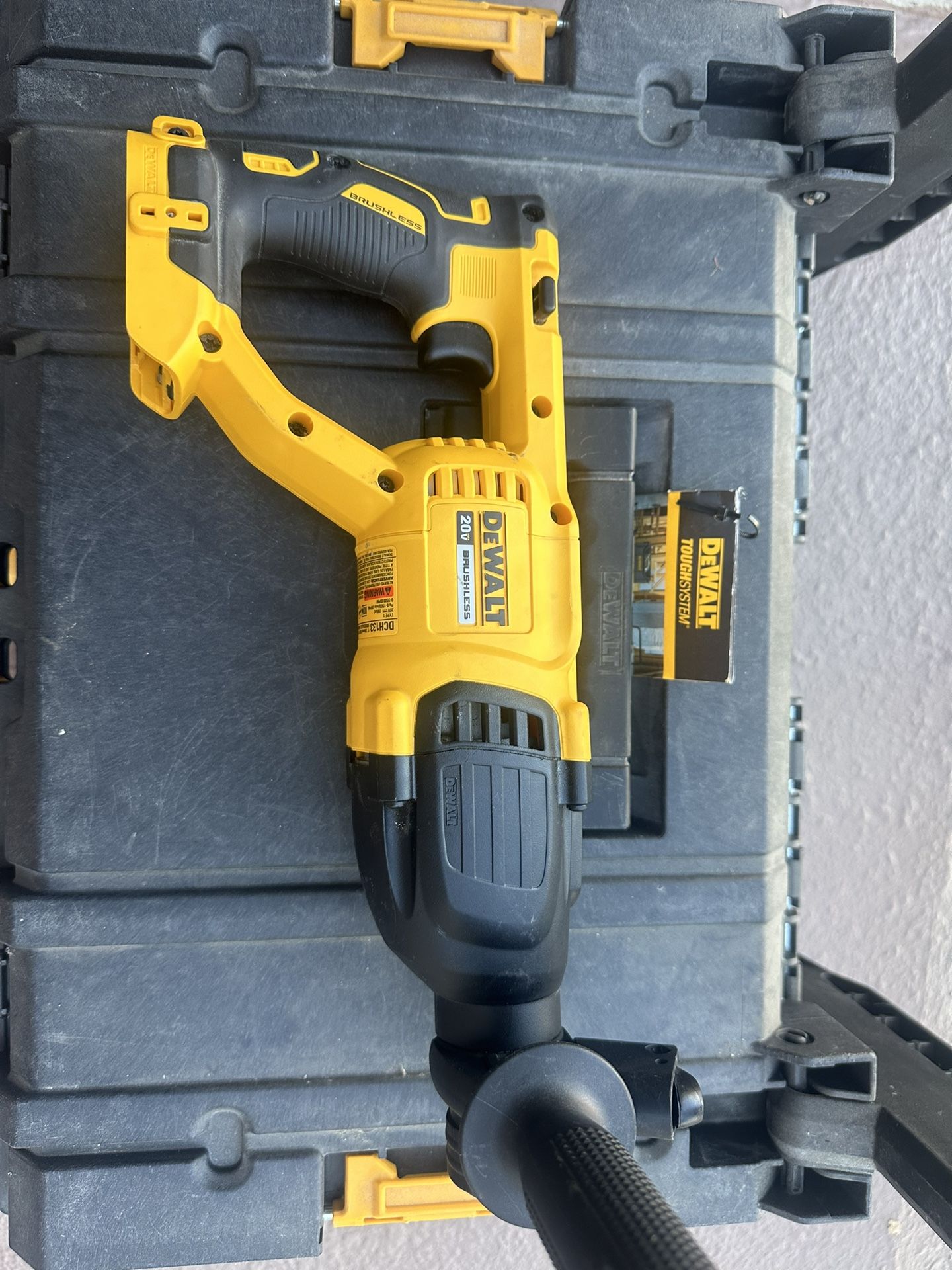 Dewalt Rotary Hammer for Sale in Arrowhed Farm, CA - OfferUp