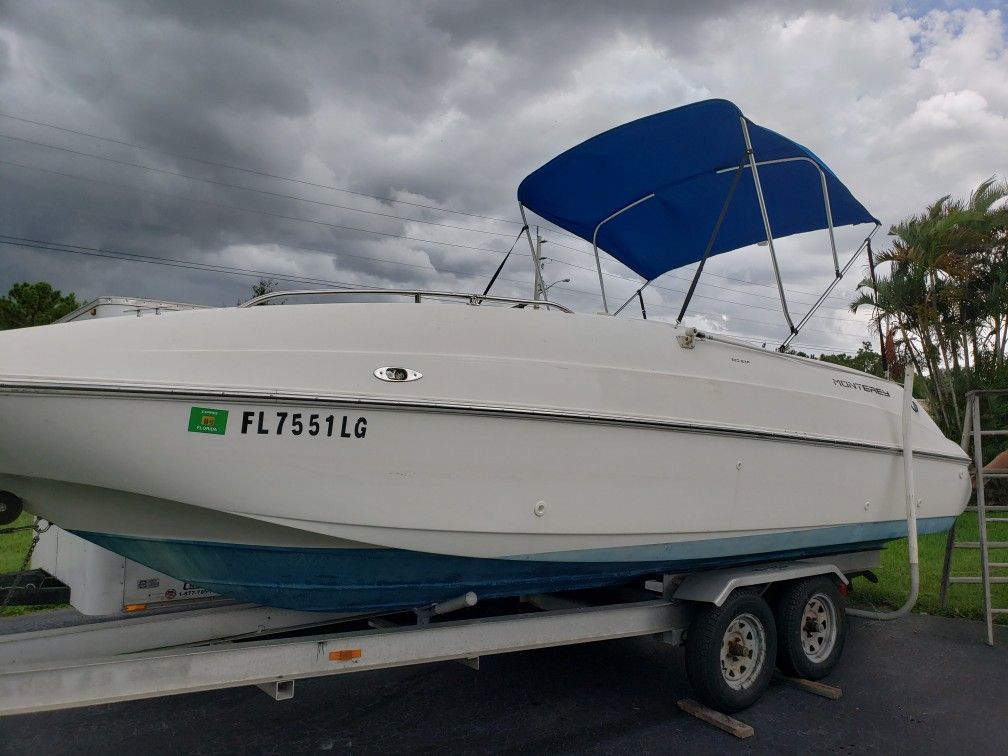 22 ft Monterey Deckboat for Sale in Pompano Beach, FL - OfferUp