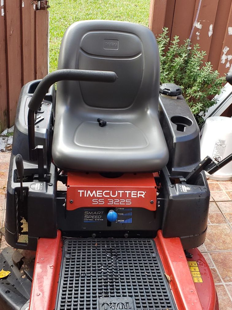 Toro timecutter riding lawnmower for Sale in Miami, FL - OfferUp