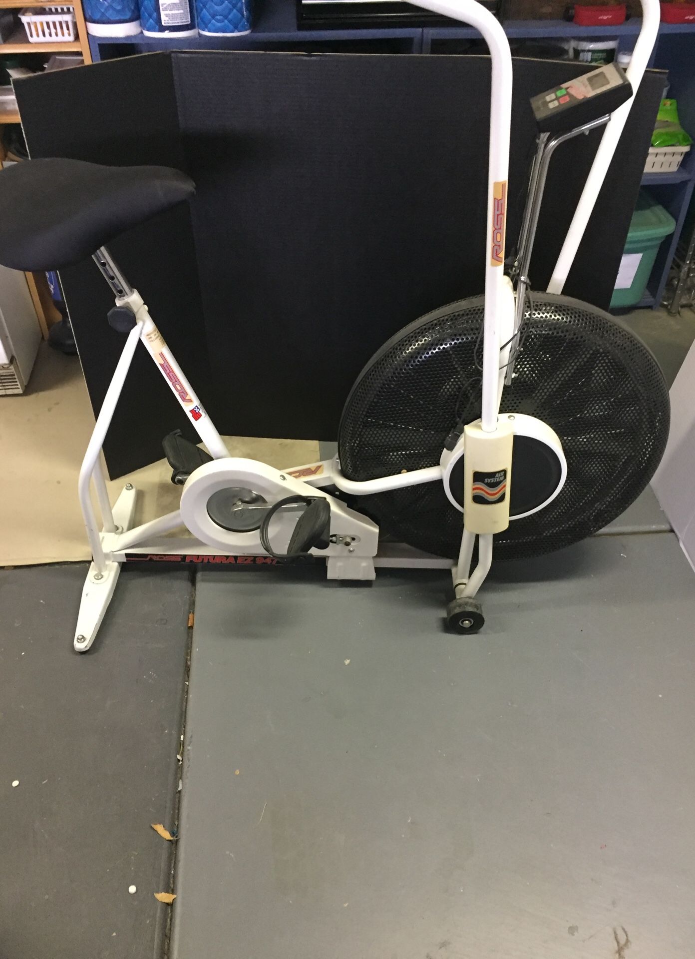 Stationary Ross Bike for Sale in Las Vegas, NV - OfferUp
