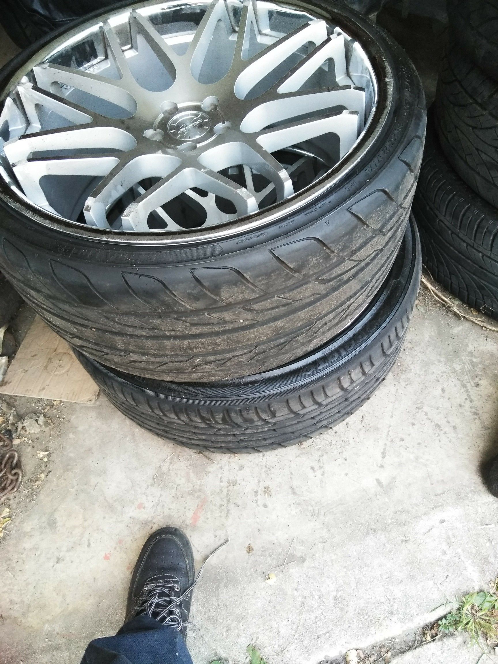 22 inch staggered rims for Sale in Dolton, IL - OfferUp