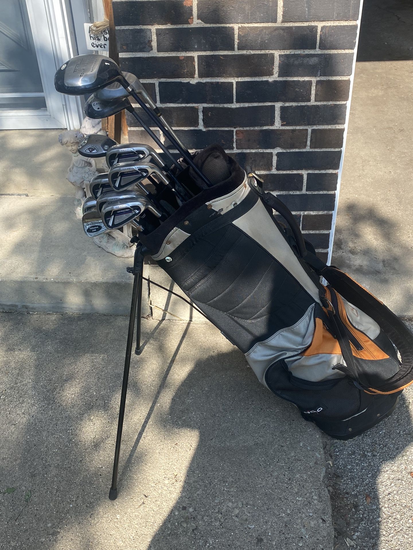 Complete RH Adult Golf Set for Sale in Downers Grove, IL - OfferUp