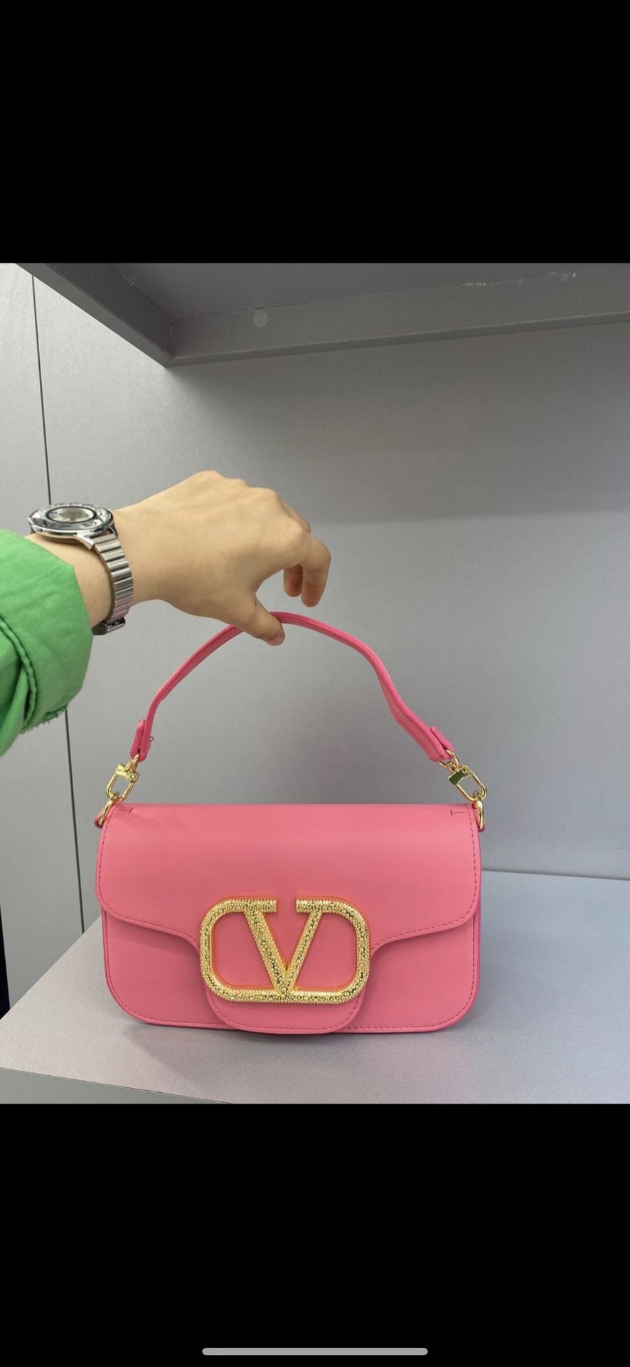 VALENTINO LOCÒ CALFSKIN SHOULDER BAG for Sale in Miami Beach, FL - OfferUp