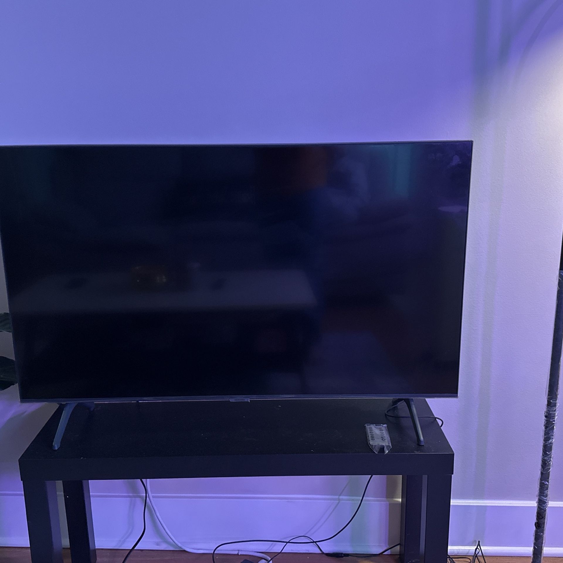 Samsung Smart TV 44 Inches for Sale in Highland Hills, OH - OfferUp