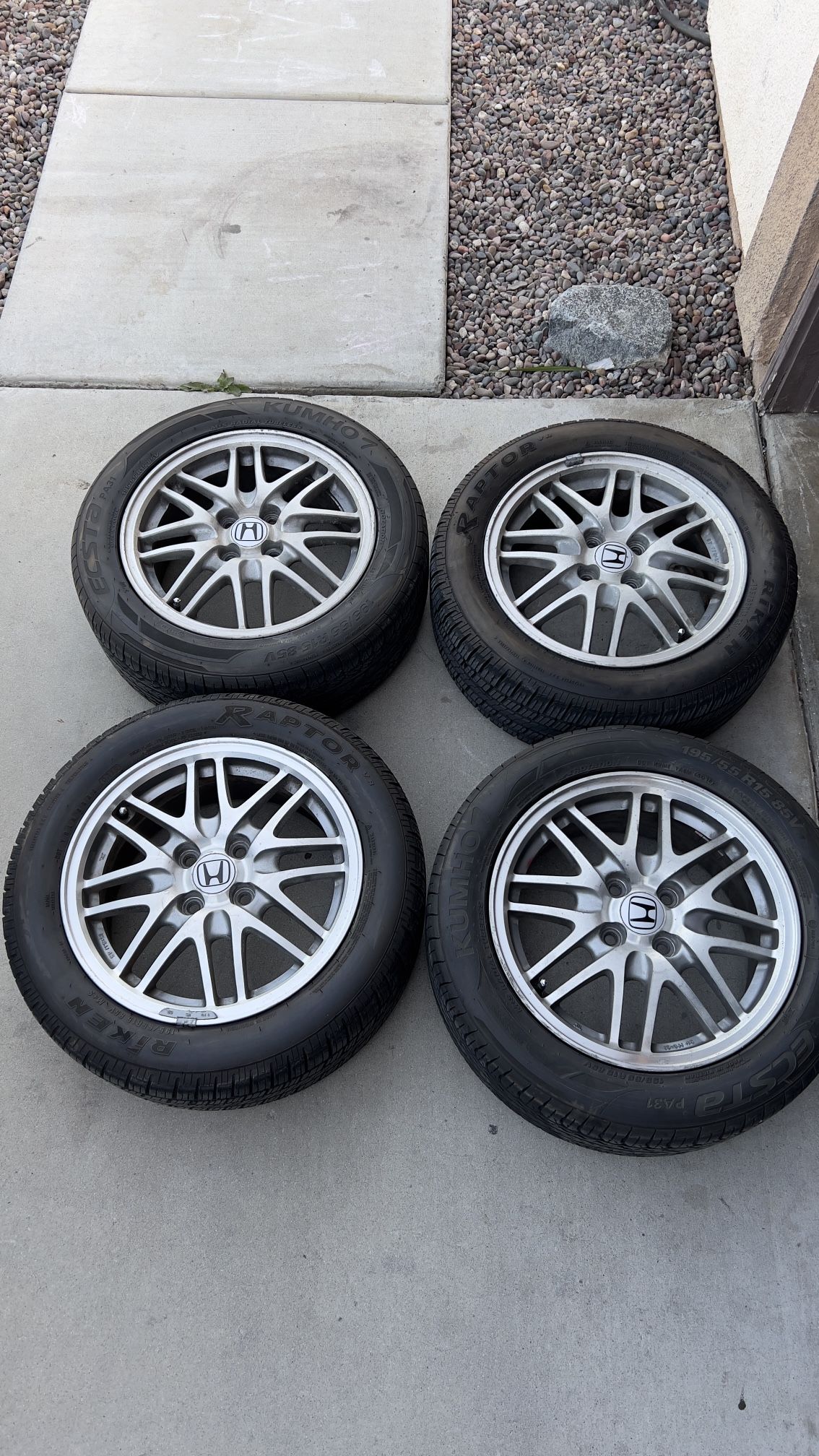 Integra LS Mesh Oem Wheels for Sale in Hemet, CA - OfferUp