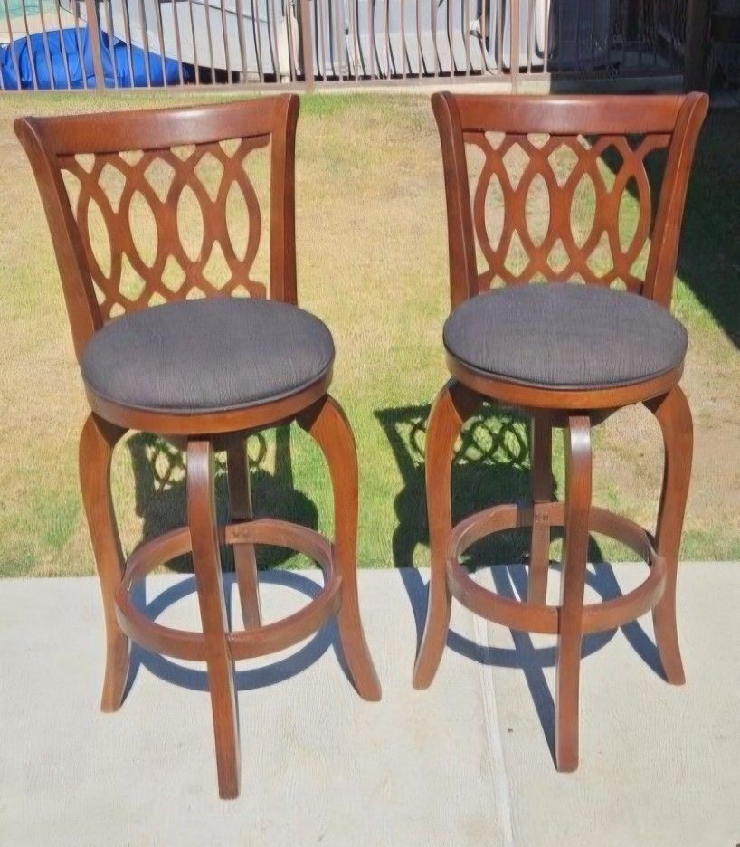 2 High Stool Chairs for Sale in Upland, CA - OfferUp