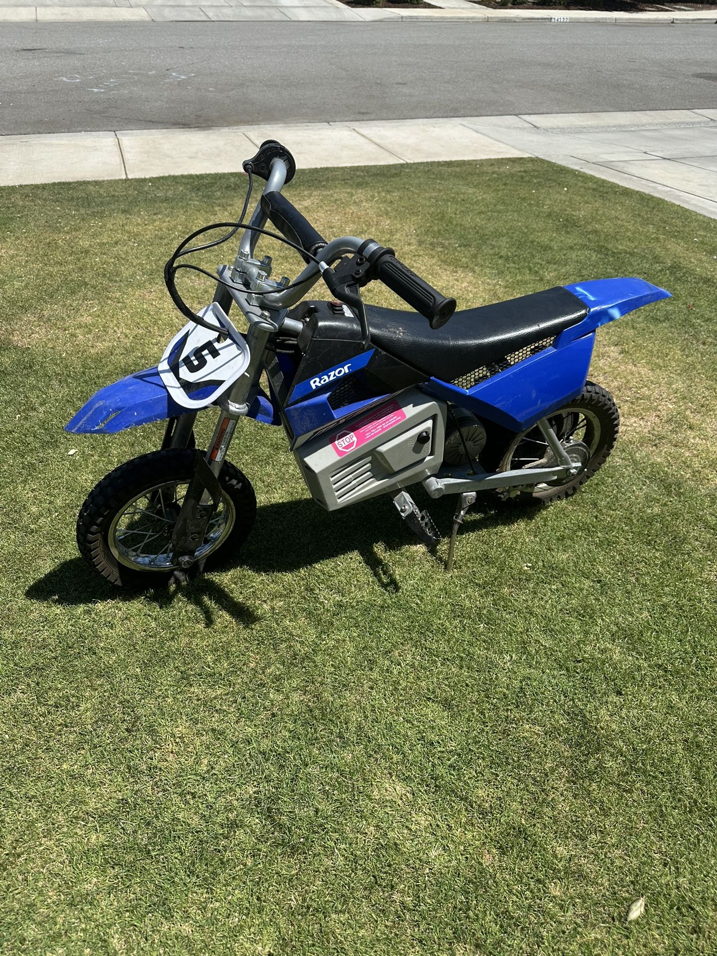 Razor 24V Dirt Bike for Sale in Bakersfield, CA - OfferUp
