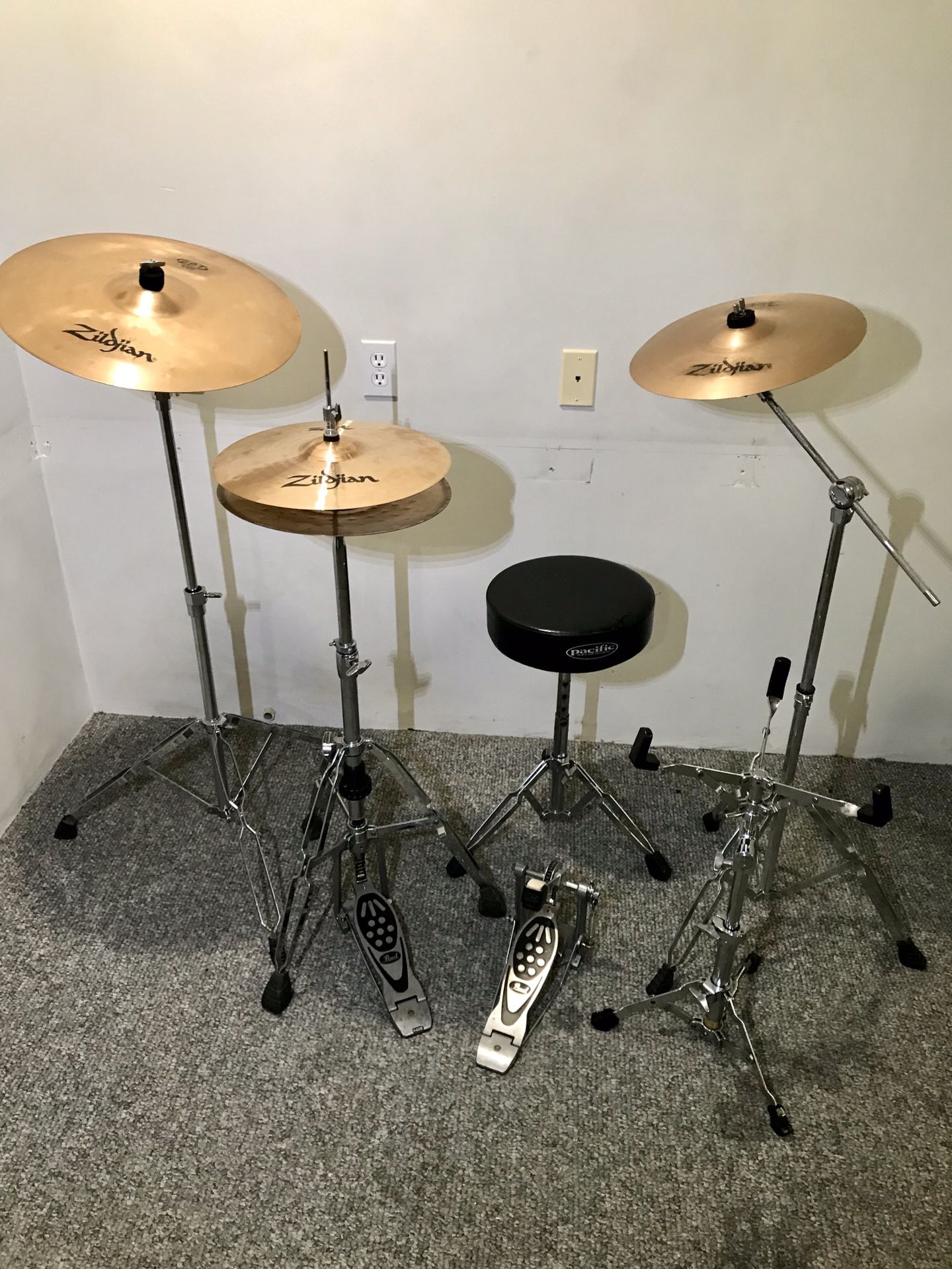 Complete drum set stands cymbals throne bass pedal Pearl Zildjian ZBT matching PDP drums As ...