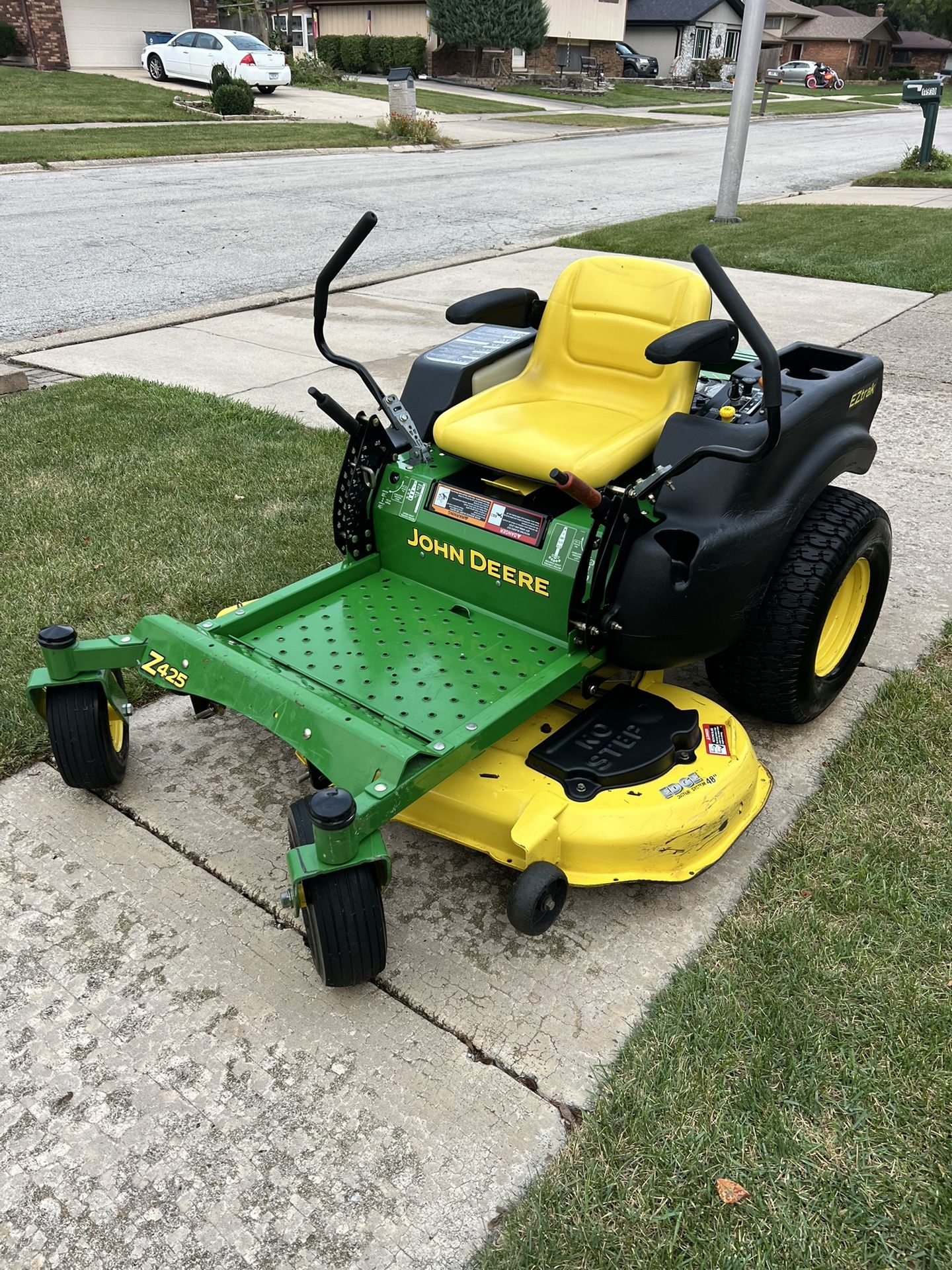 John Deere Z425 With 48 Inch Deck and 254 Hours for Sale in Crestwood ...