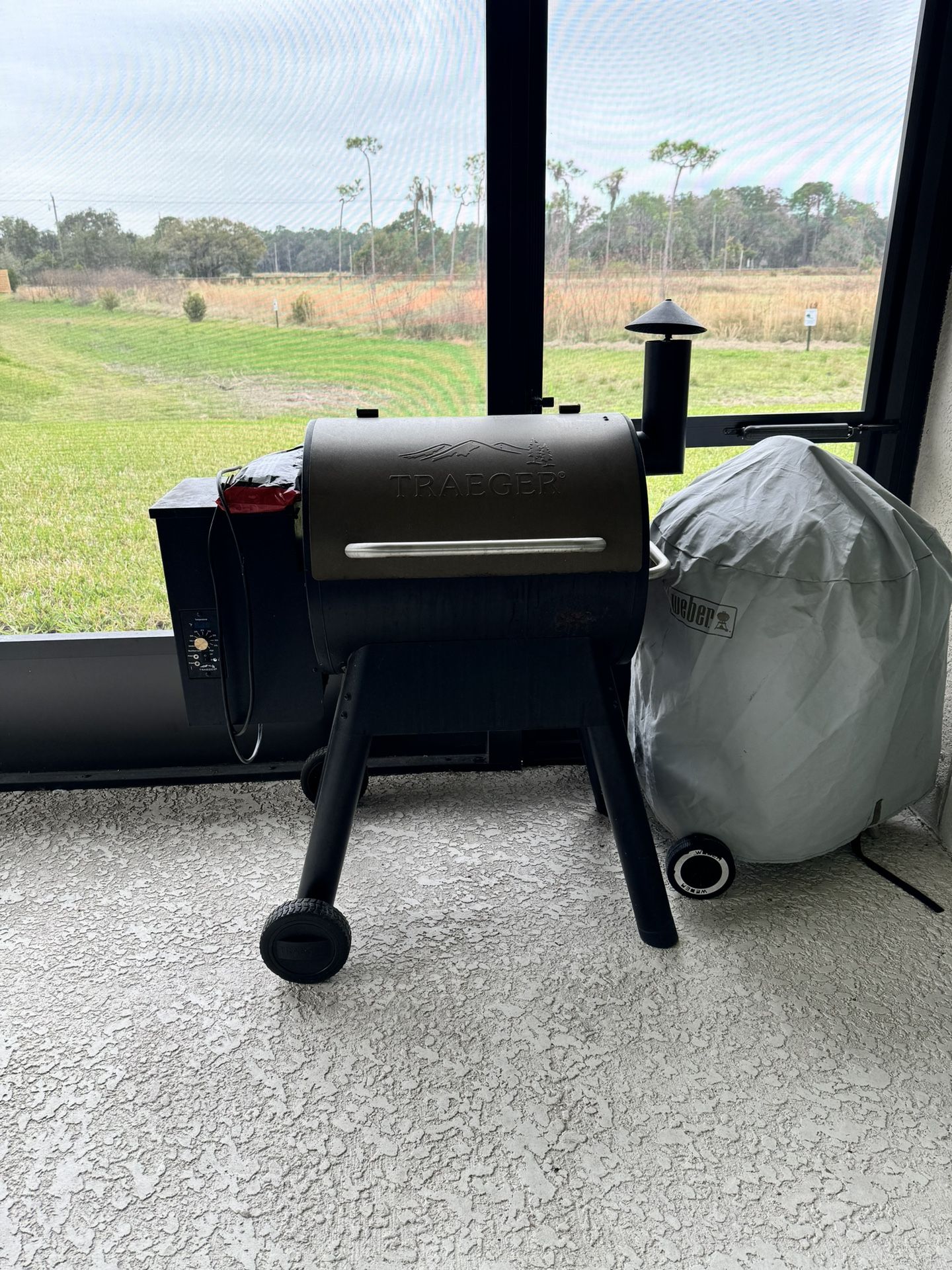 Traeger Pro Series 22 Pellet Smoker in Bronze for Sale in Parrish, FL ...