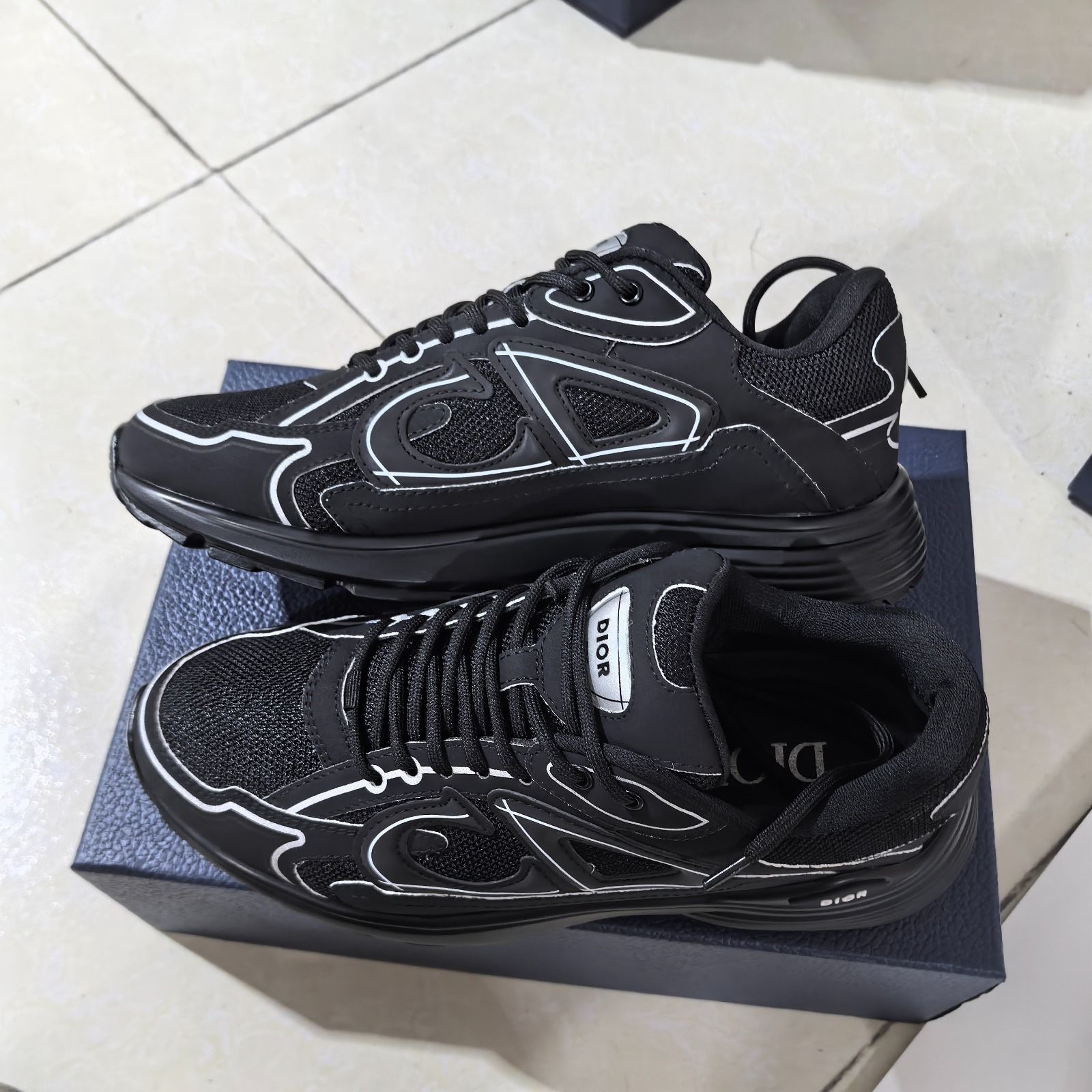 Dior B30s for Sale in Highland Hills, OH - OfferUp