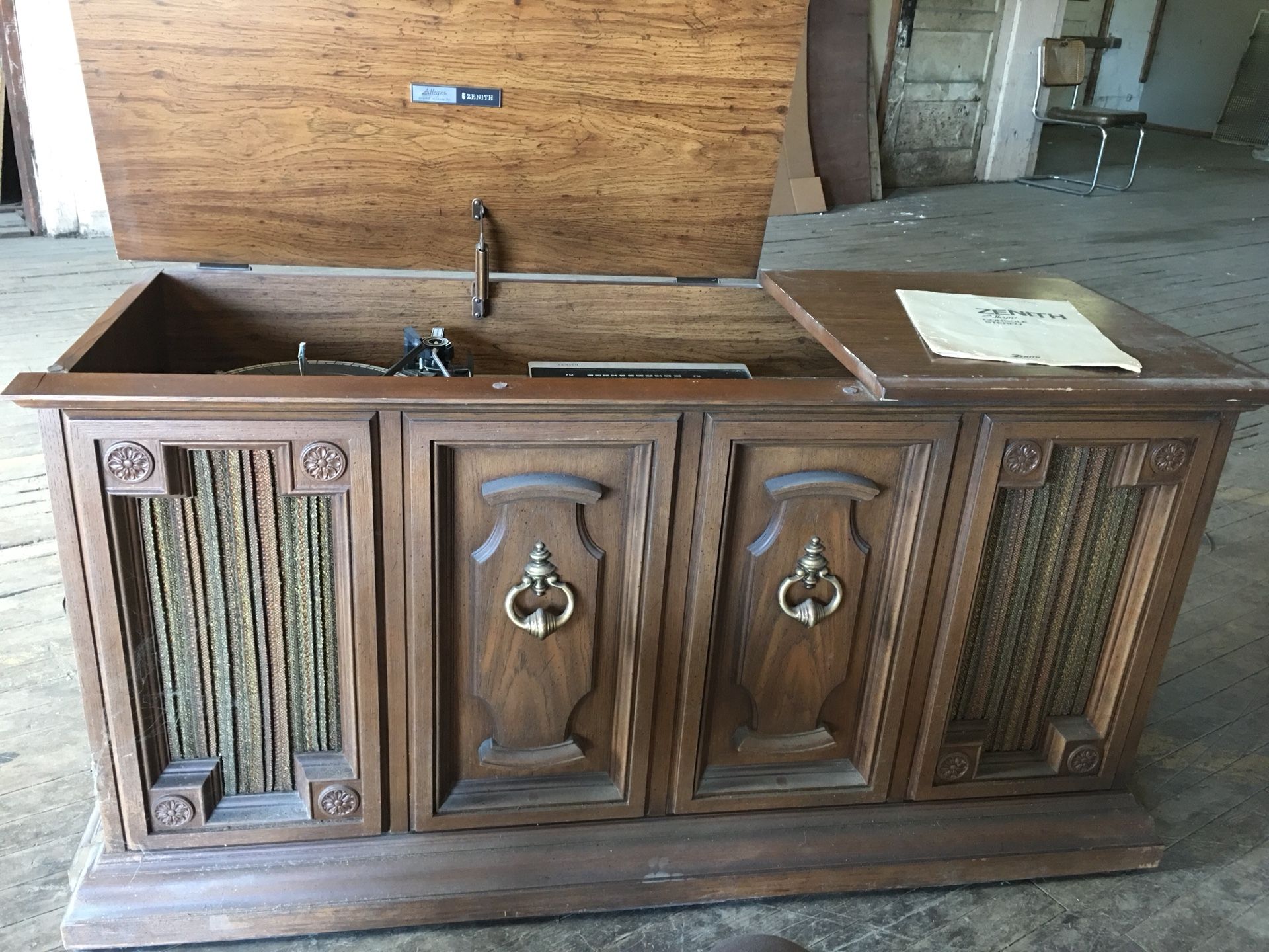Retro Zenith Allegro Console Stereo for Sale in St. Louis, MO - OfferUp