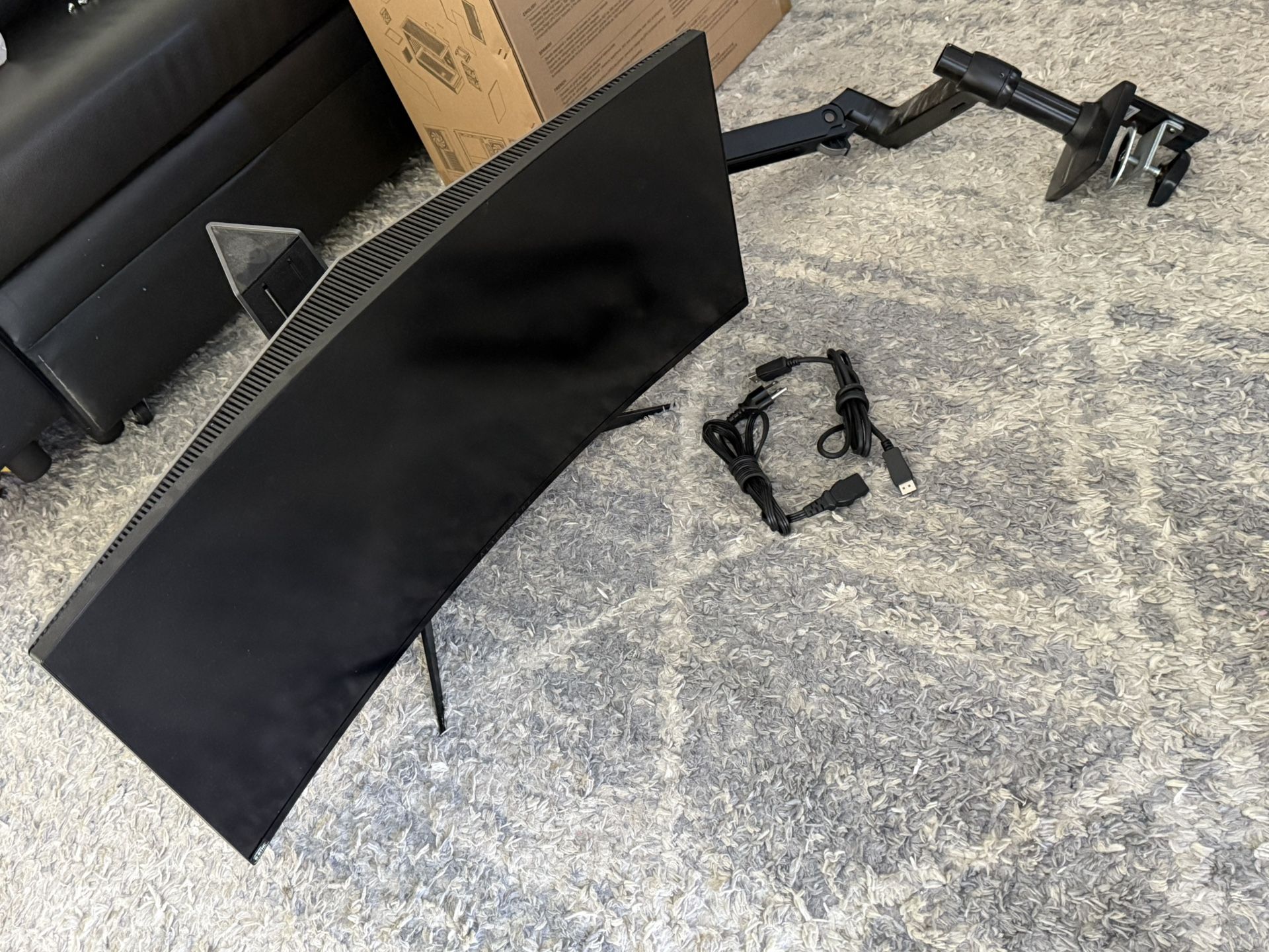 Alienware 34” Monitor Curved for Sale in Long Beach, CA - OfferUp