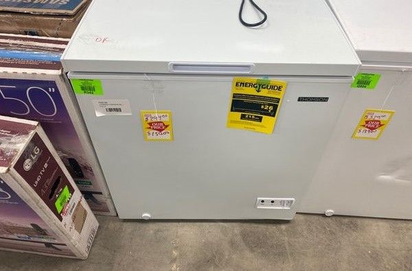 Thomson TFRF520 chest freezer for Sale in Phoenix, AZ - OfferUp