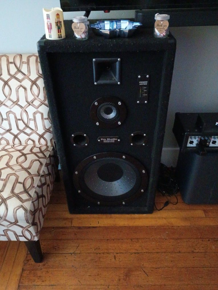 Bocinas Power Meter for Sale in Springfield, MA - OfferUp