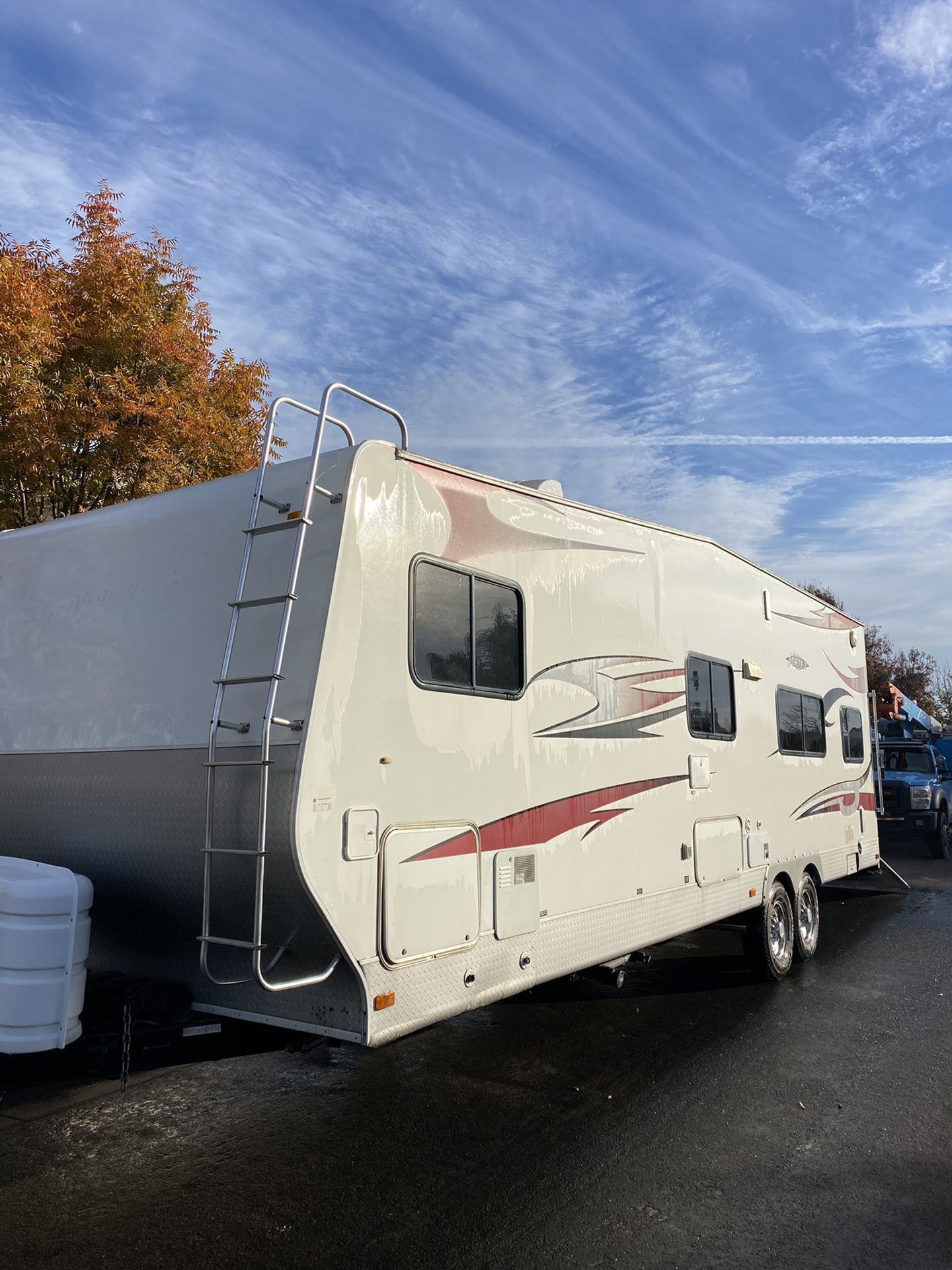 2008 Thor Vortex 28ft Toy hauler for Sale in Hanford, CA - OfferUp