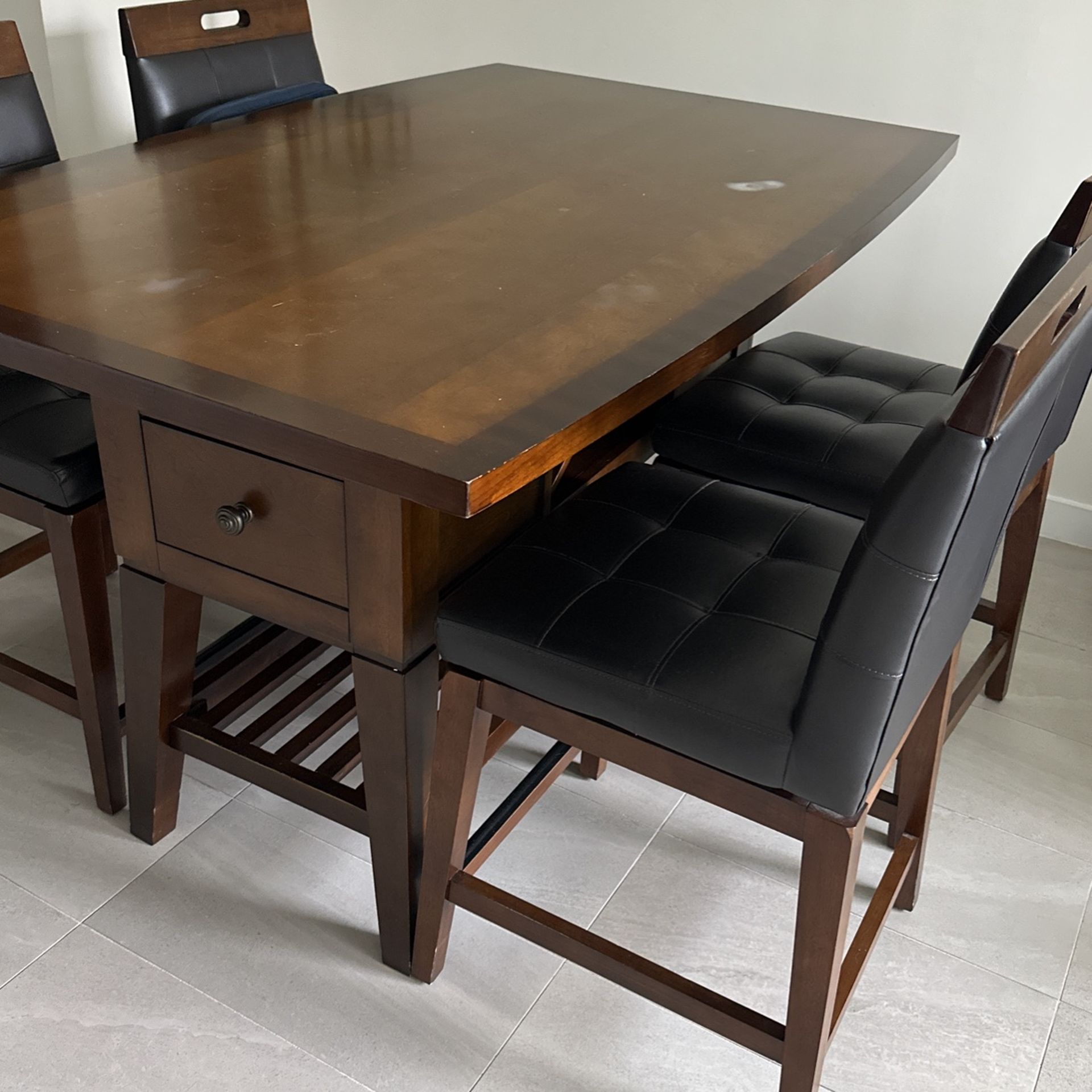 Free Dining Table for Sale in Pembroke Pines, FL - OfferUp