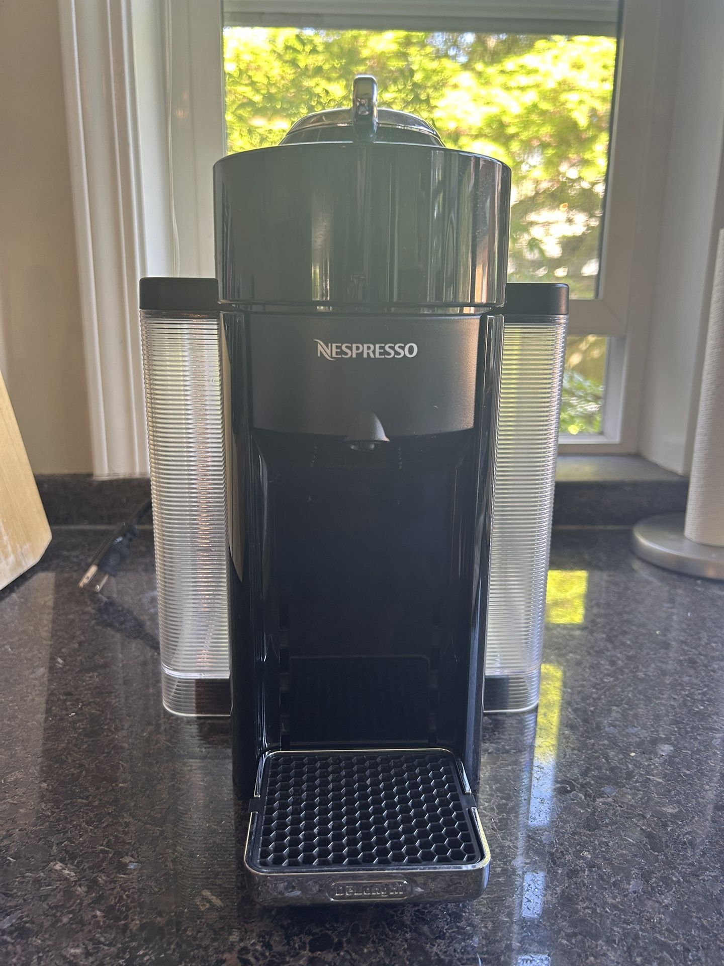 Nespresso Vertuo Machine for Sale in Portland, OR - OfferUp