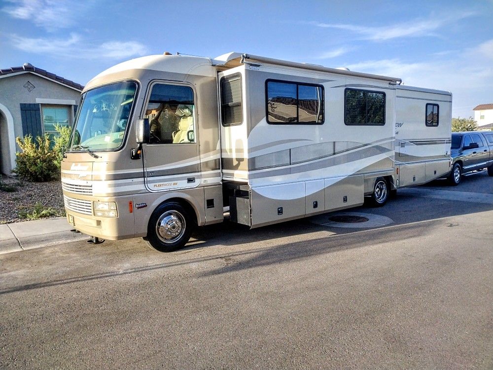2001 Fleetwood Pace Arrow Vision for Sale in Glendale, AZ - OfferUp