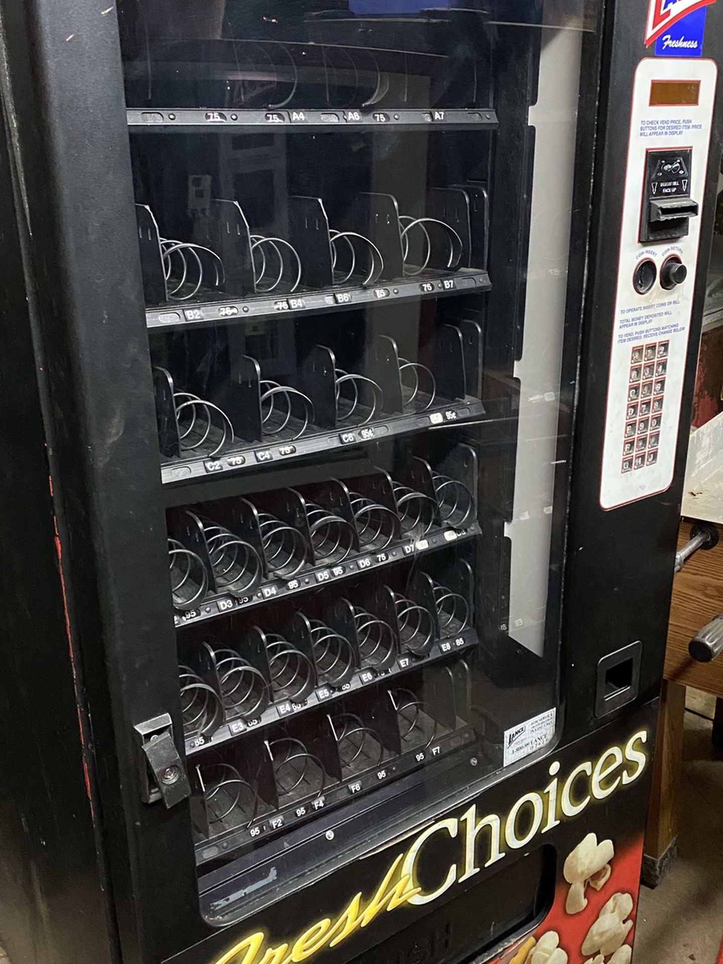 Lance USI Snack Vending Machine for Sale in Greenville, SC - OfferUp
