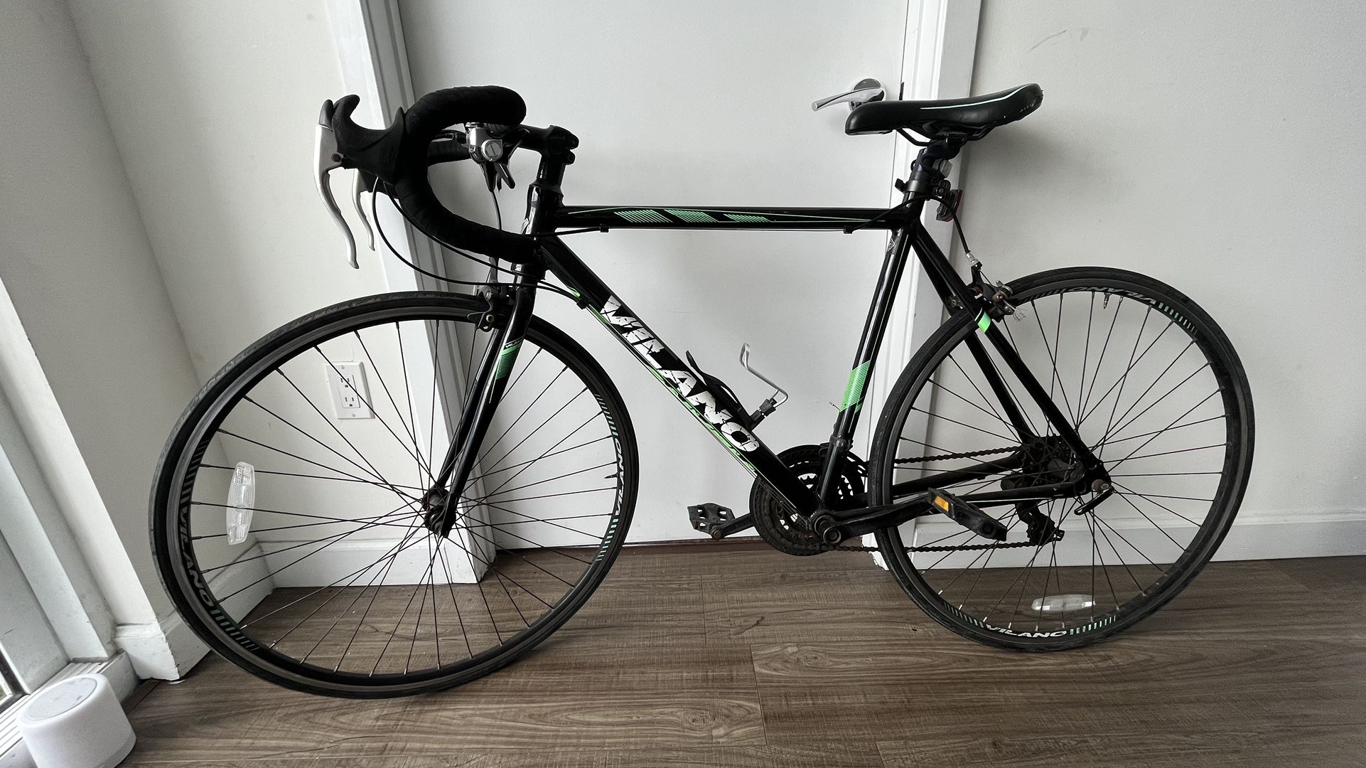 Vilano R2 Commuter Aluminum Road Bike 21 Speed 700c for Sale in Miami, FL - OfferUp