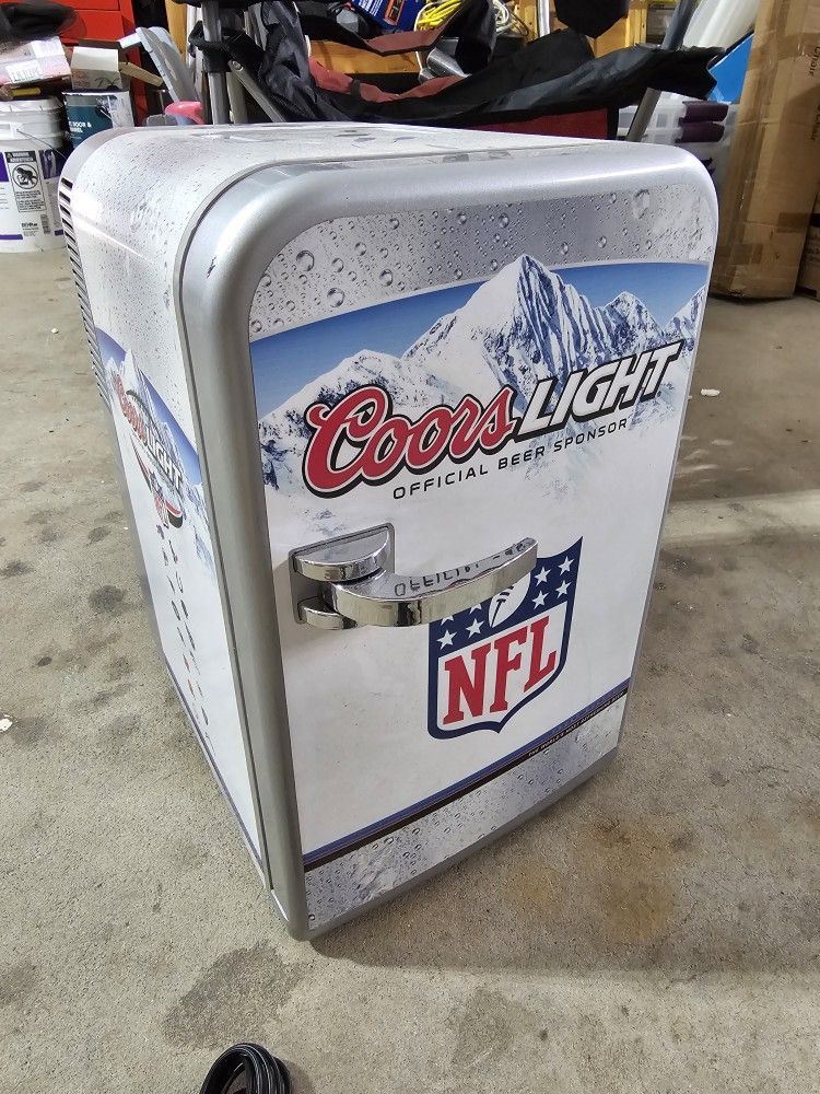NFL Coors Light Mini Fridge for Sale in Chula Vista, CA - OfferUp