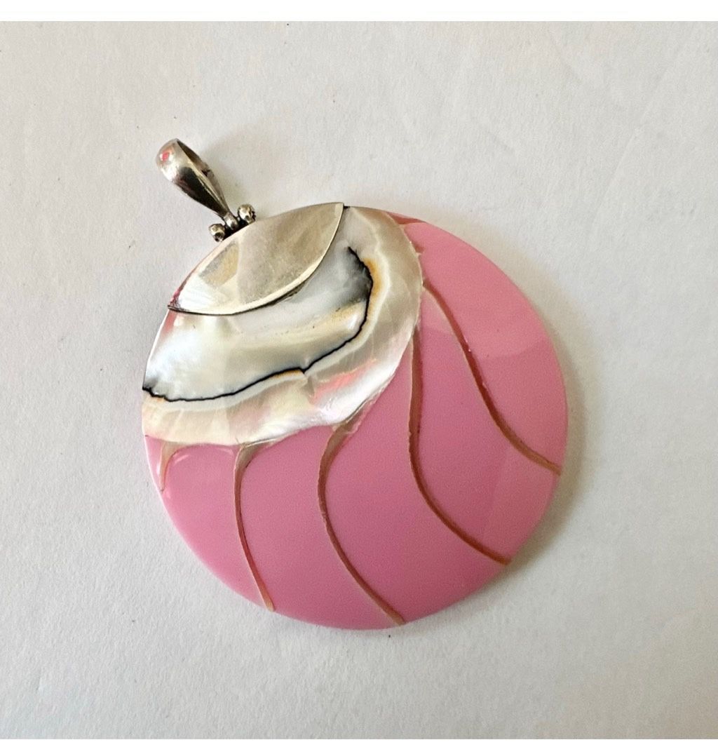 Sterling Silver Pink Nautilus Pendant for Sale in Encinitas, CA - OfferUp