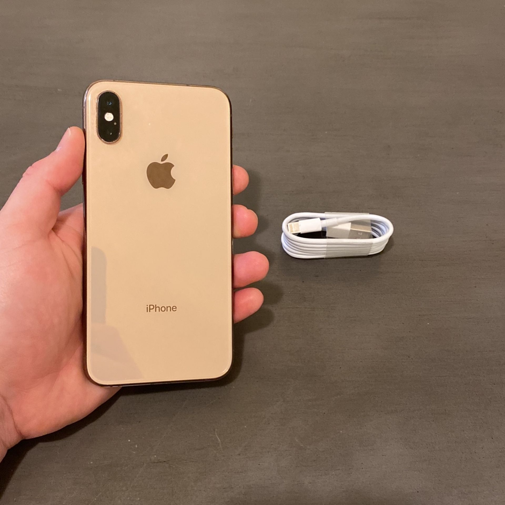 Iphone XS 64 GB Unlocked for Sale in Montebello, CA - OfferUp