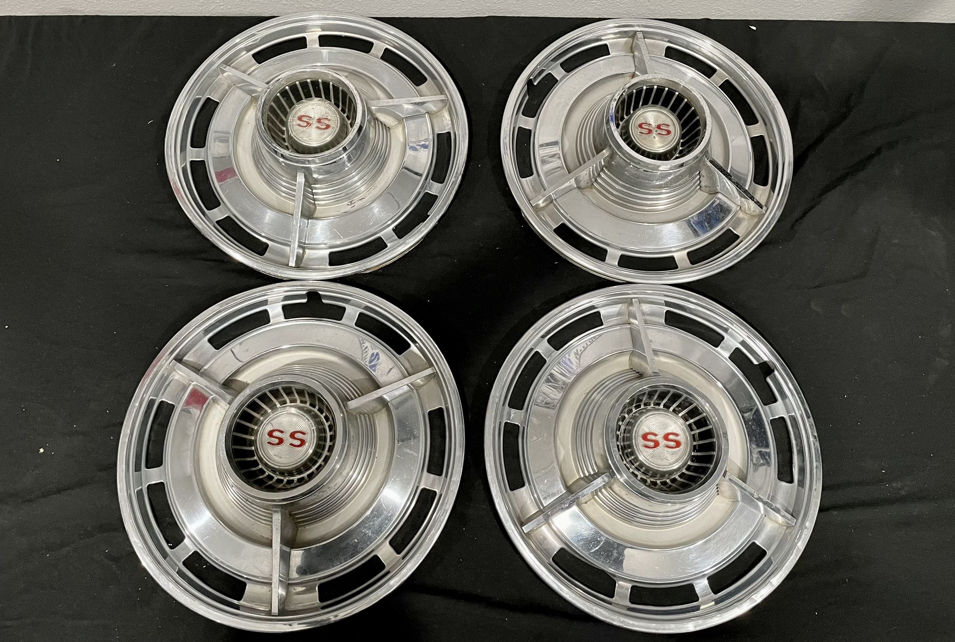 1963 Chevy Impala SS Hubcaps for Sale in Visalia, CA - OfferUp