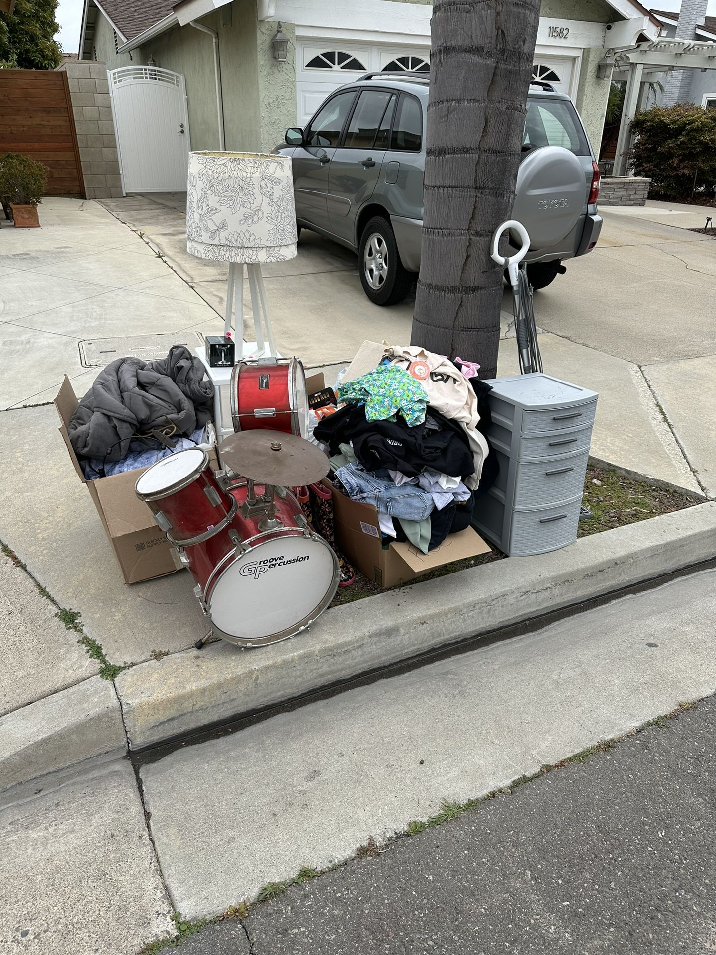FREE STUFF ON STREET for Sale in Garden Grove, CA - OfferUp