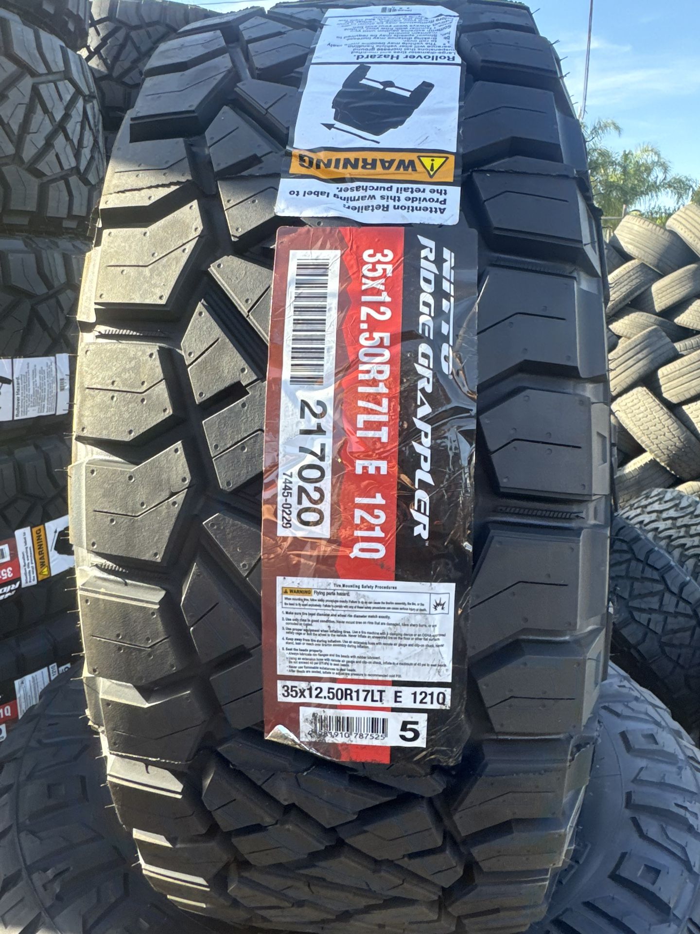 35x12.50r17 Nitto Ridge Grappler for Sale in La Habra Heights, CA - OfferUp