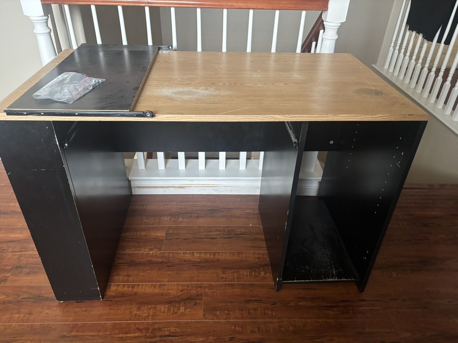 Free Computer Desk for Sale in Hesperia, CA - OfferUp